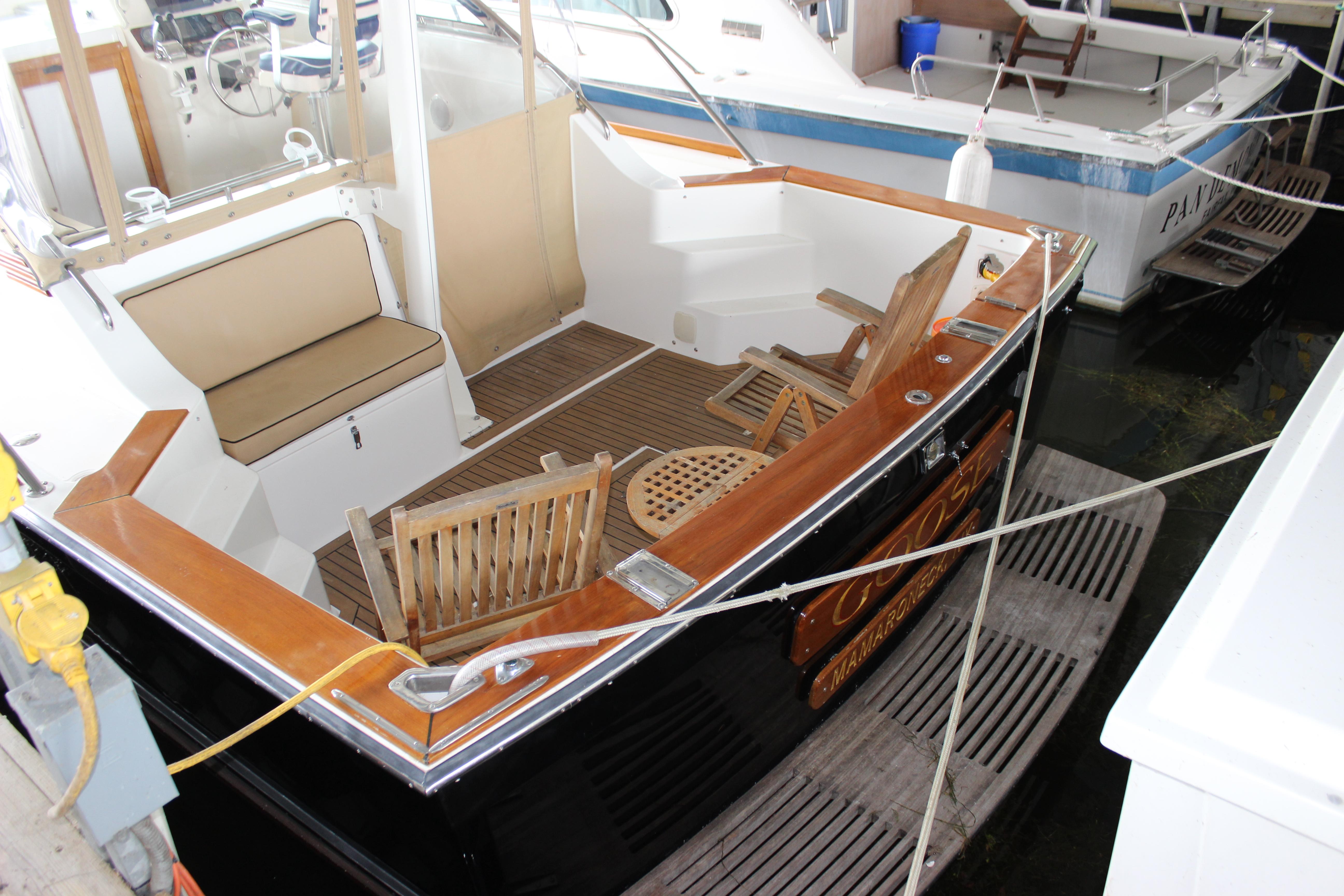 1998 Sabreline 36 Express | Dominion Yachts