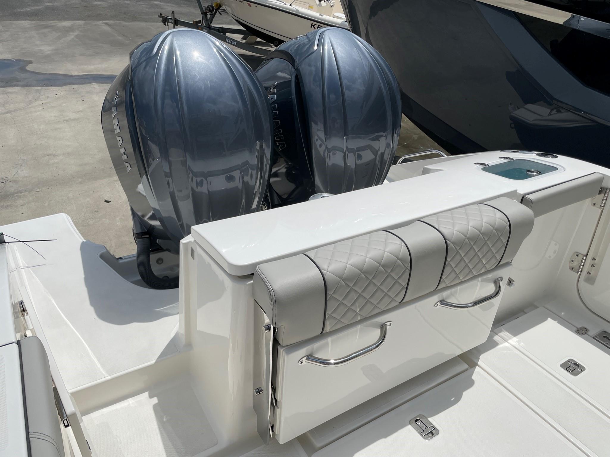 Yacht for Sale | 28 Pursuit Yachts Mattituck, NY | Denison Yacht Sales