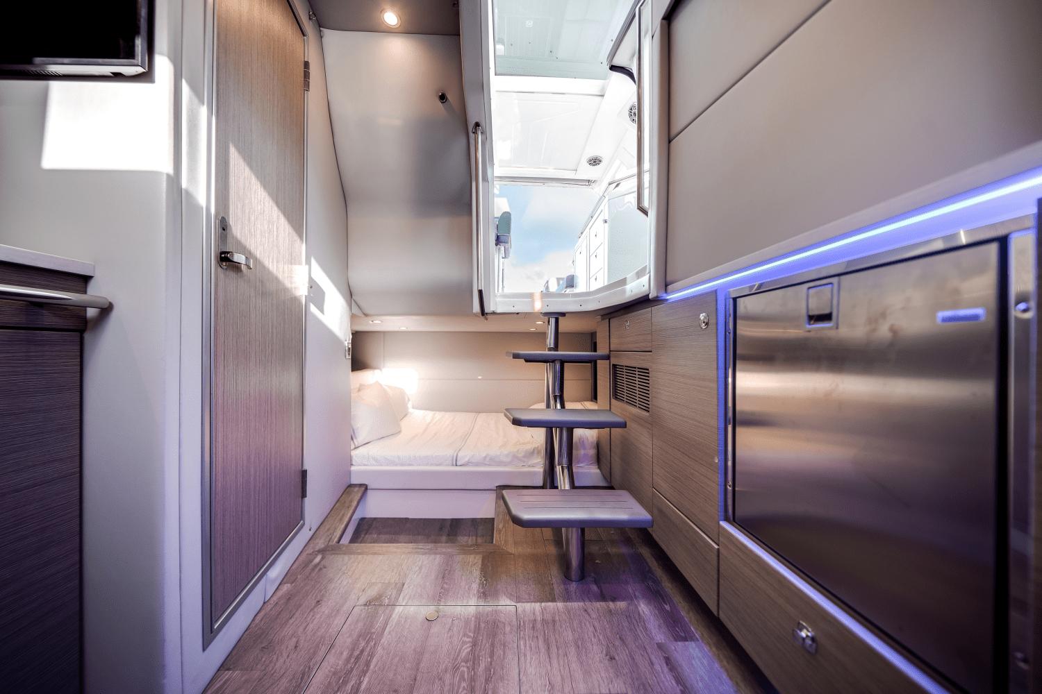 2022 Formula 380 SSC - FLY Yachts