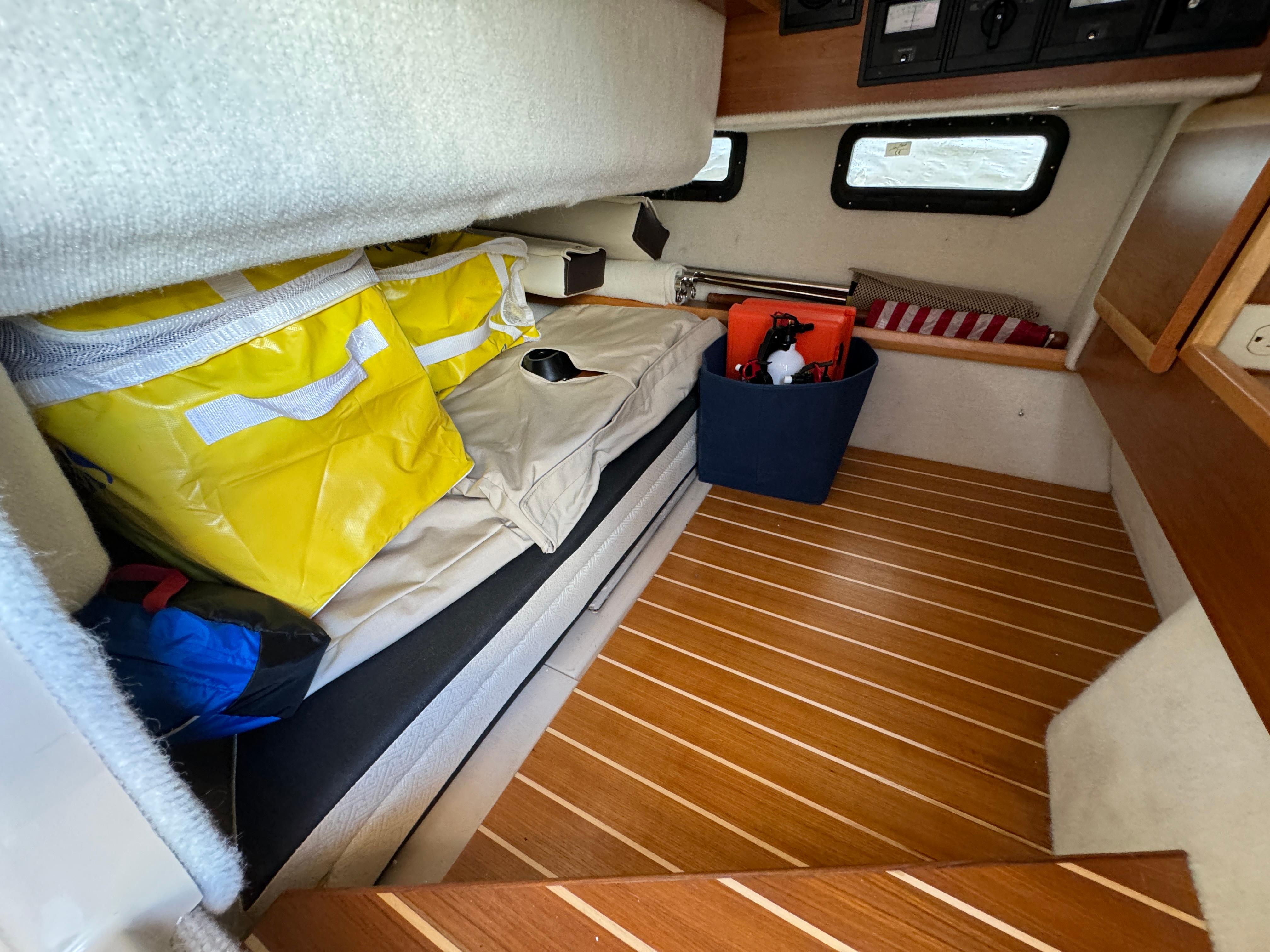 Poseidon Yacht for Sale | 30 Cutwater Yachts Salem, MA | Denison Yacht ...