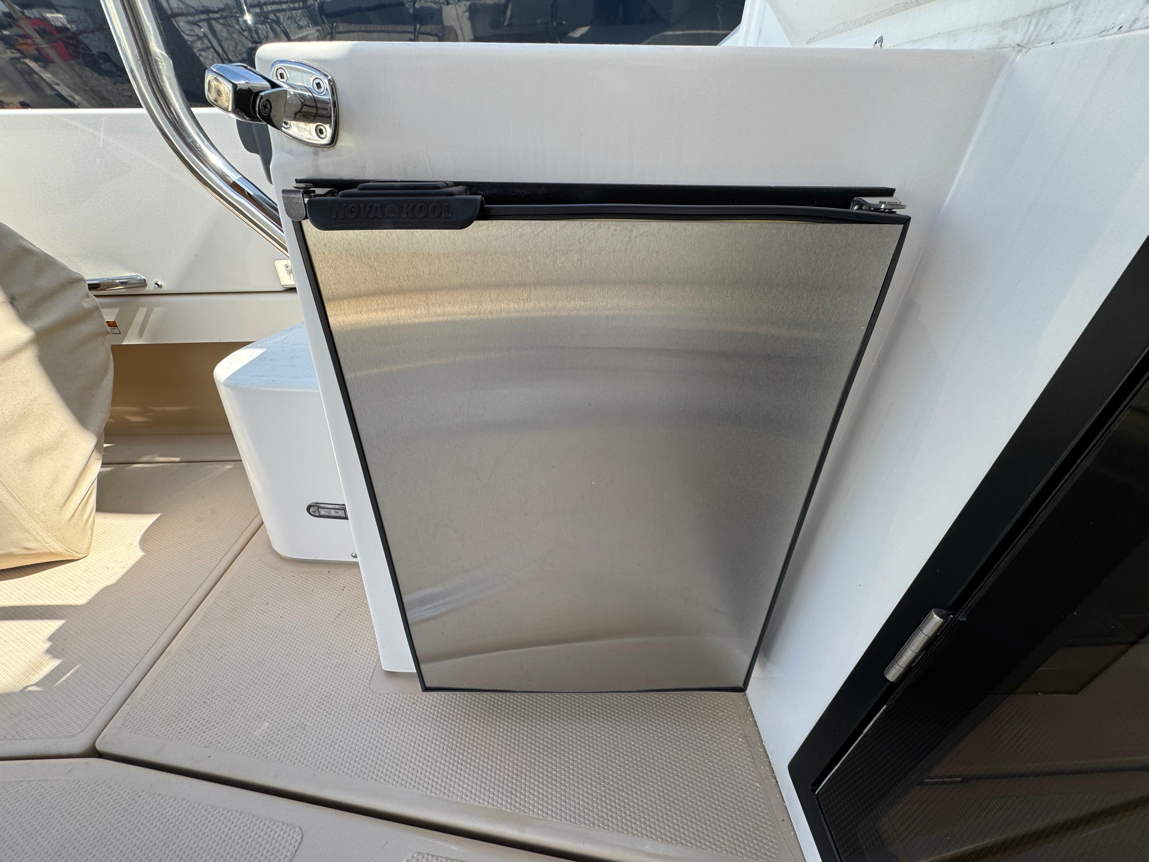 Poseidon Yacht for Sale | 30 Cutwater Yachts Salem, MA | Denison Yacht ...