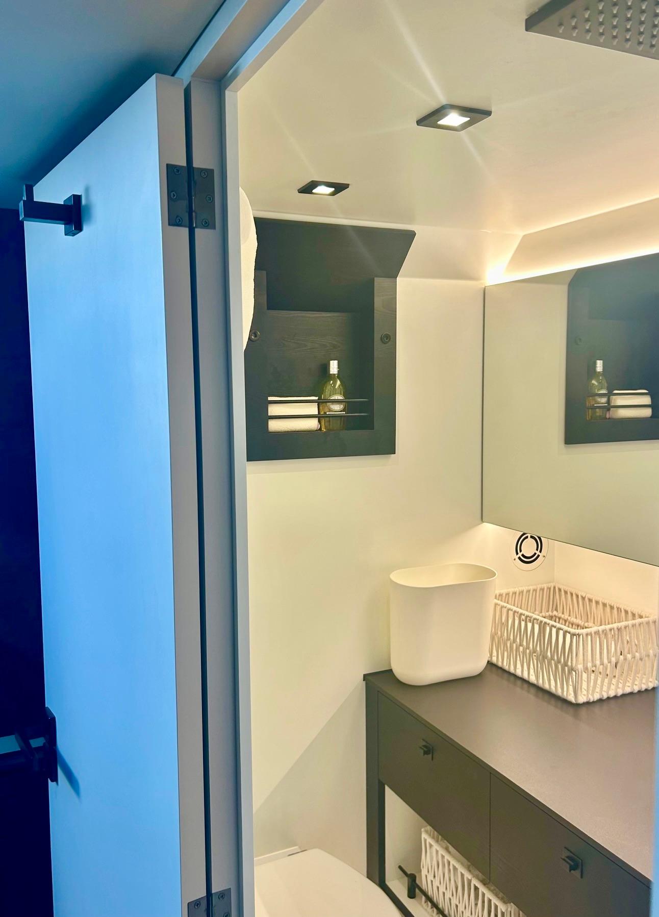 Hangar 1 Yacht for Sale | 45 Vanquish Yachts Old Saybrook, CT | Denison ...