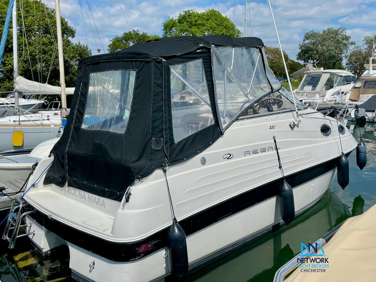 Regal 242 Commodore 1999 Yacht Boat For Sale in Chichester - £21,950