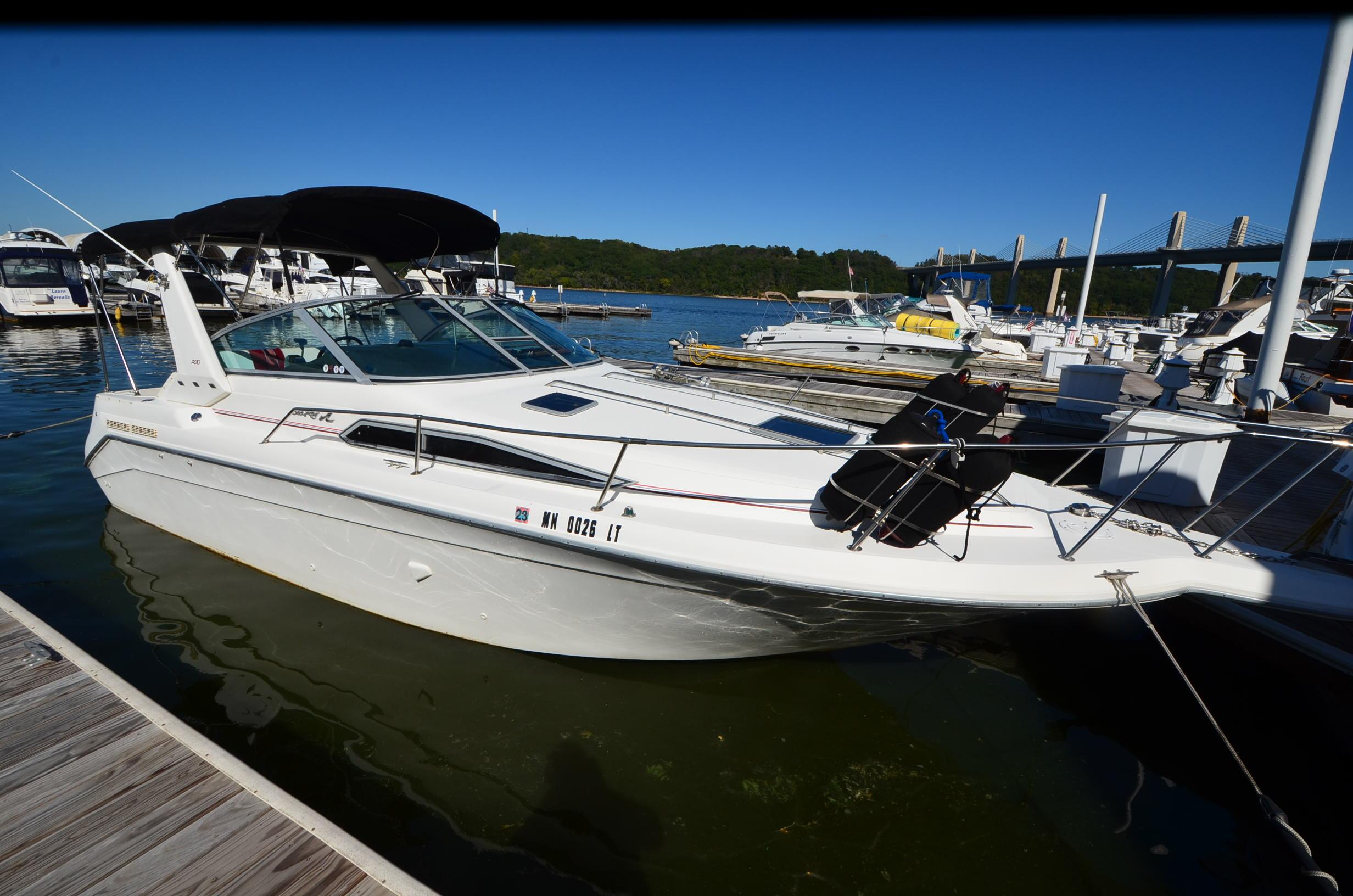 1992 Sea Ray 290 Sundancer Stillwater, Minnesota - Midwest Yacht Sales