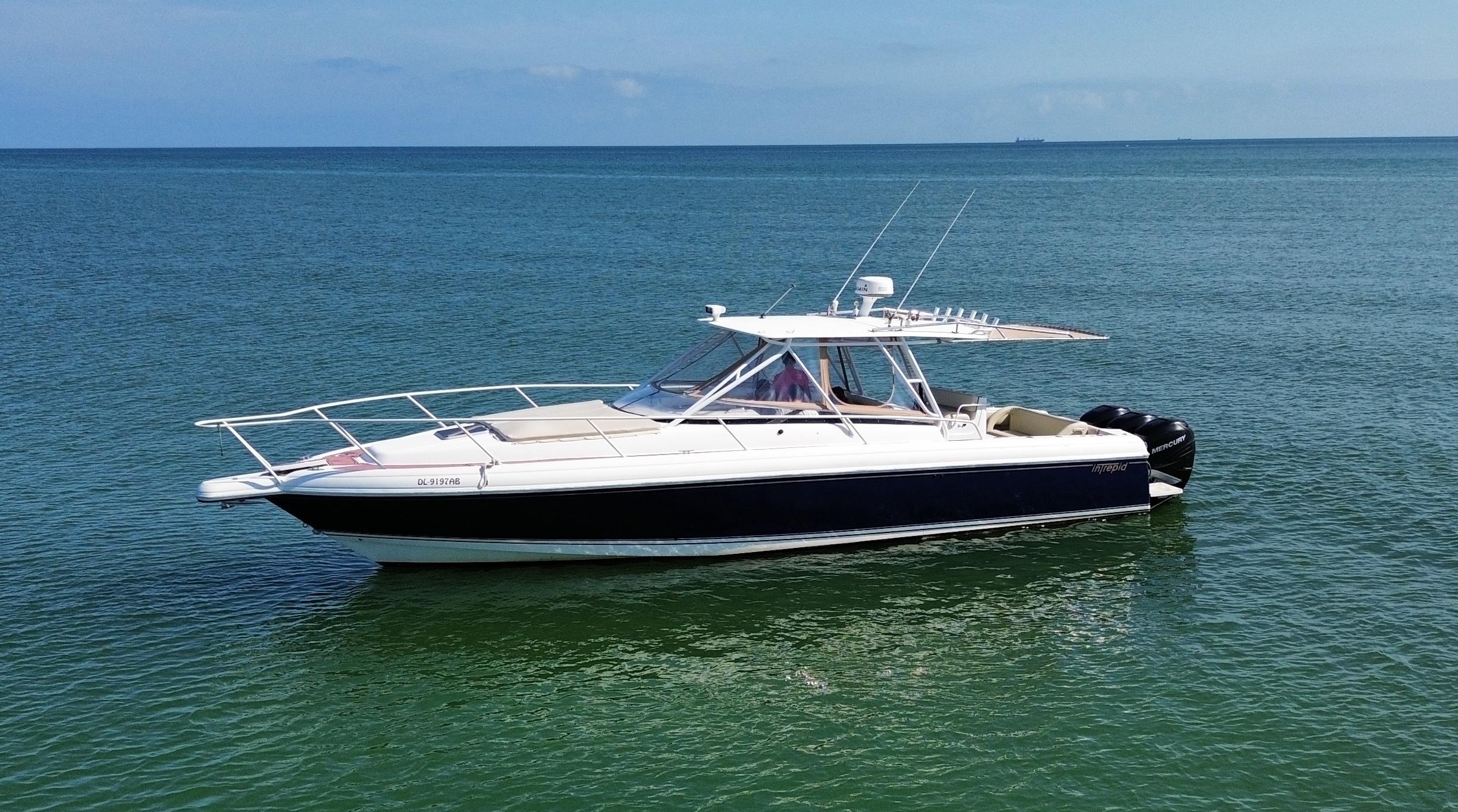 2001 37 Intrepid 377 Walkaround Boats for Sale