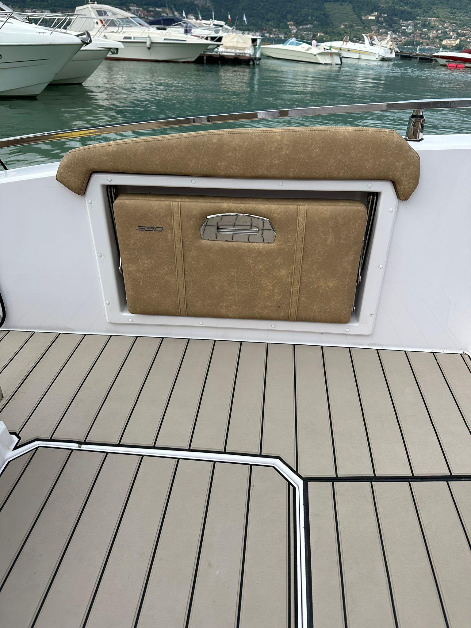 Yacht for Sale | 30 Ranieri Yachts LAGO D'ISEO, Italy | Denison Yacht Sales