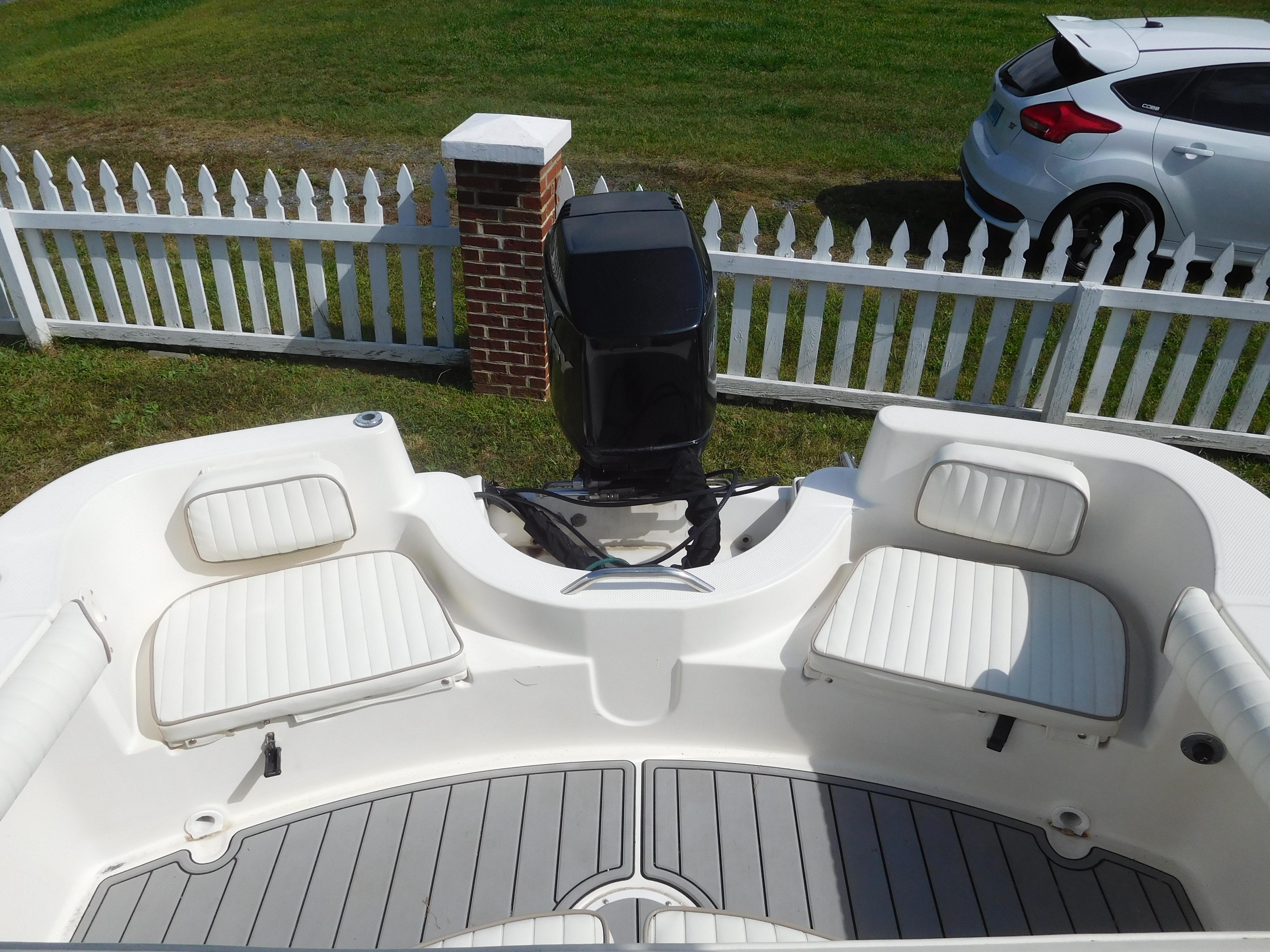 2002 Trophy 1903 Center Console | Dominion Yachts