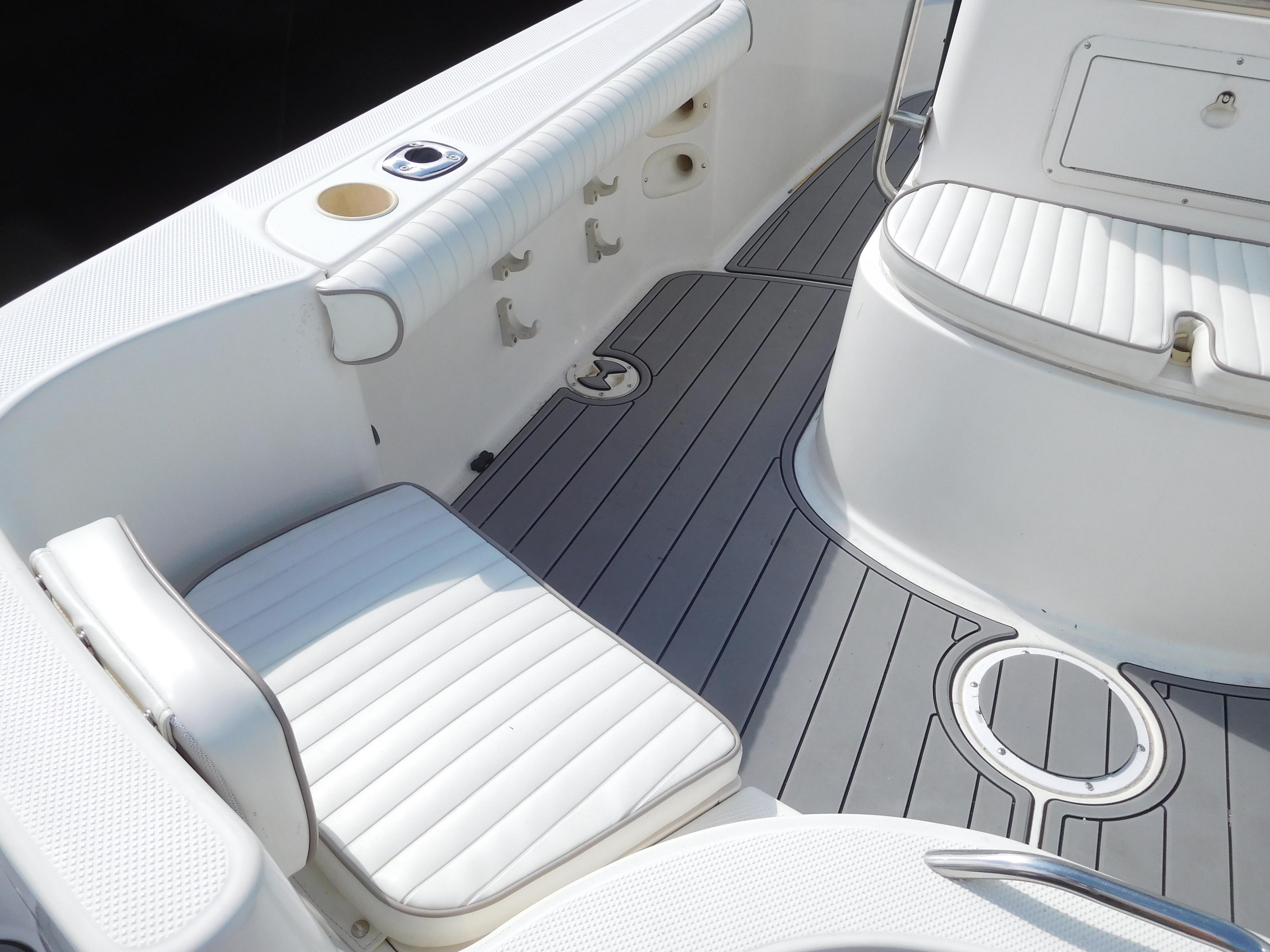 2002 Trophy 1903 Center Console | Dominion Yachts
