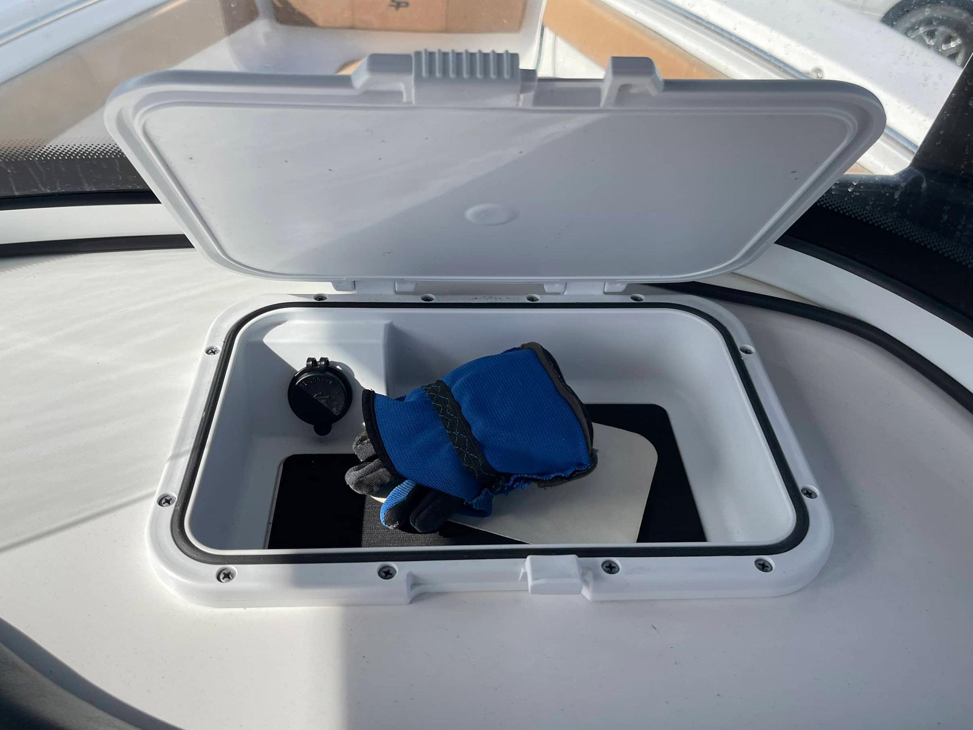 Yacht for Sale | 25 Sea Pro Yachts Mount Pleasant, SC | Denison Yacht Sales