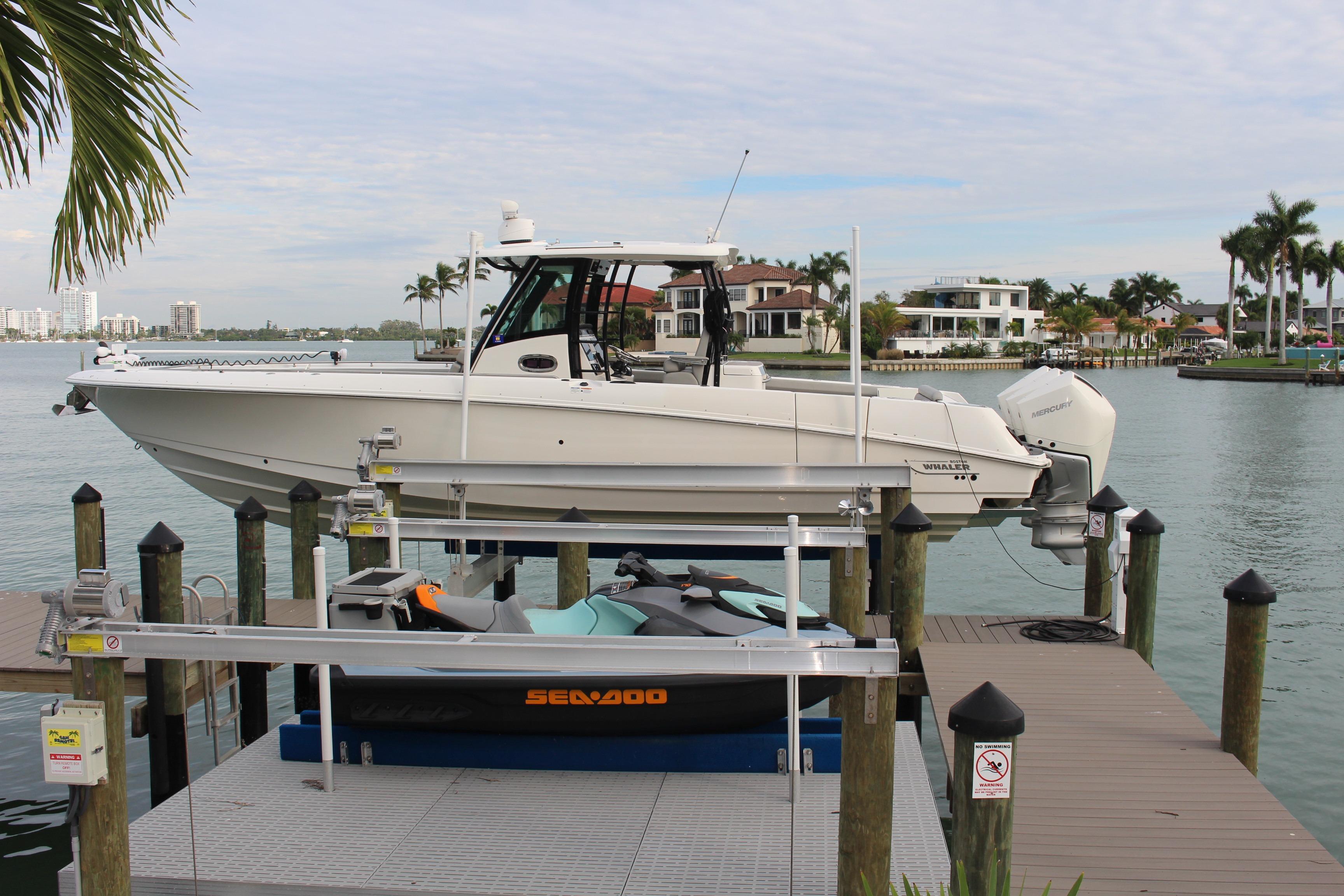 2020 Boston Whaler 350 Outrage - Florida Yachts International