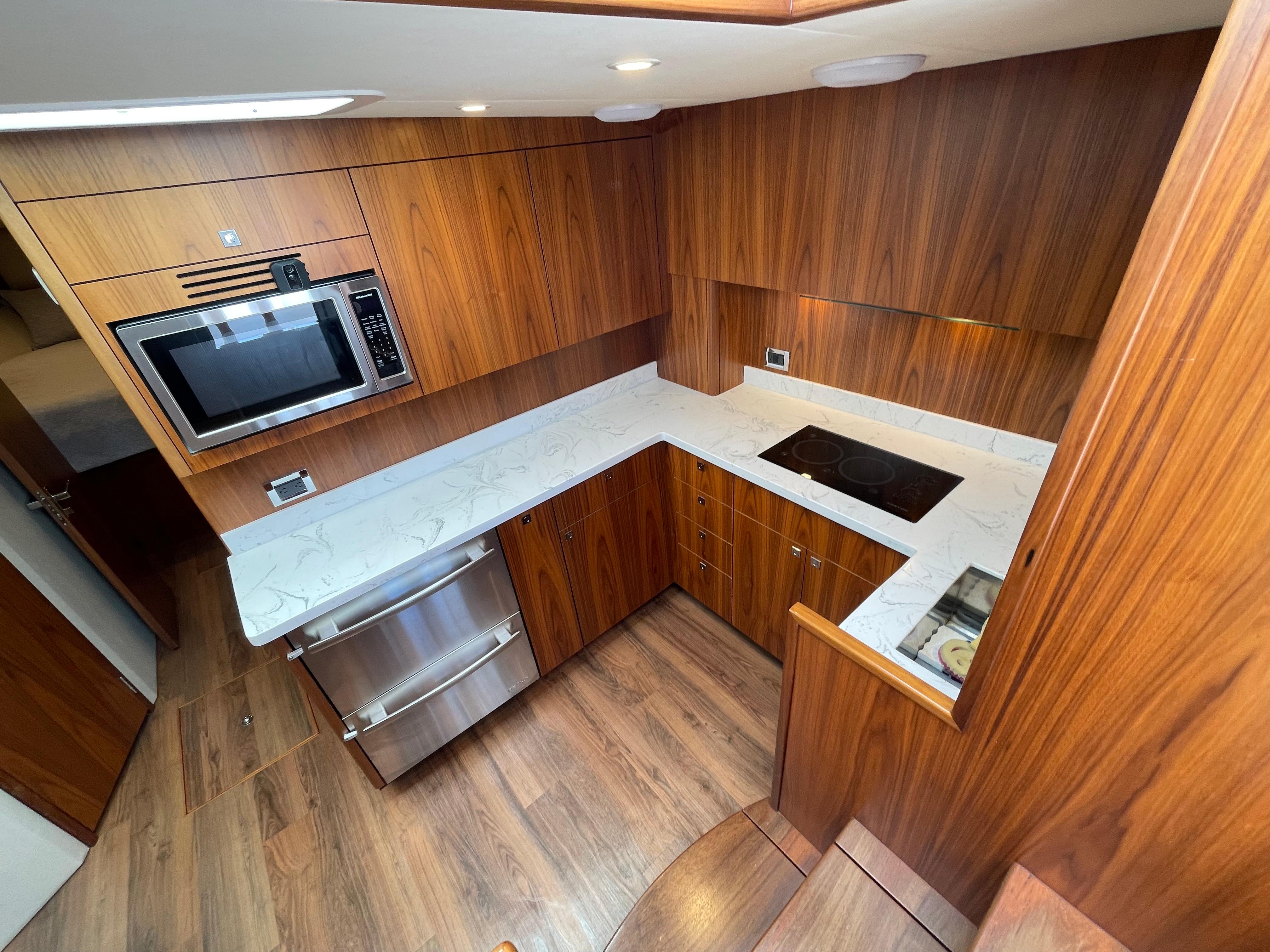 Whitecaps Yacht for Sale | 45 Hatteras Yachts Southport, NC | Denison ...