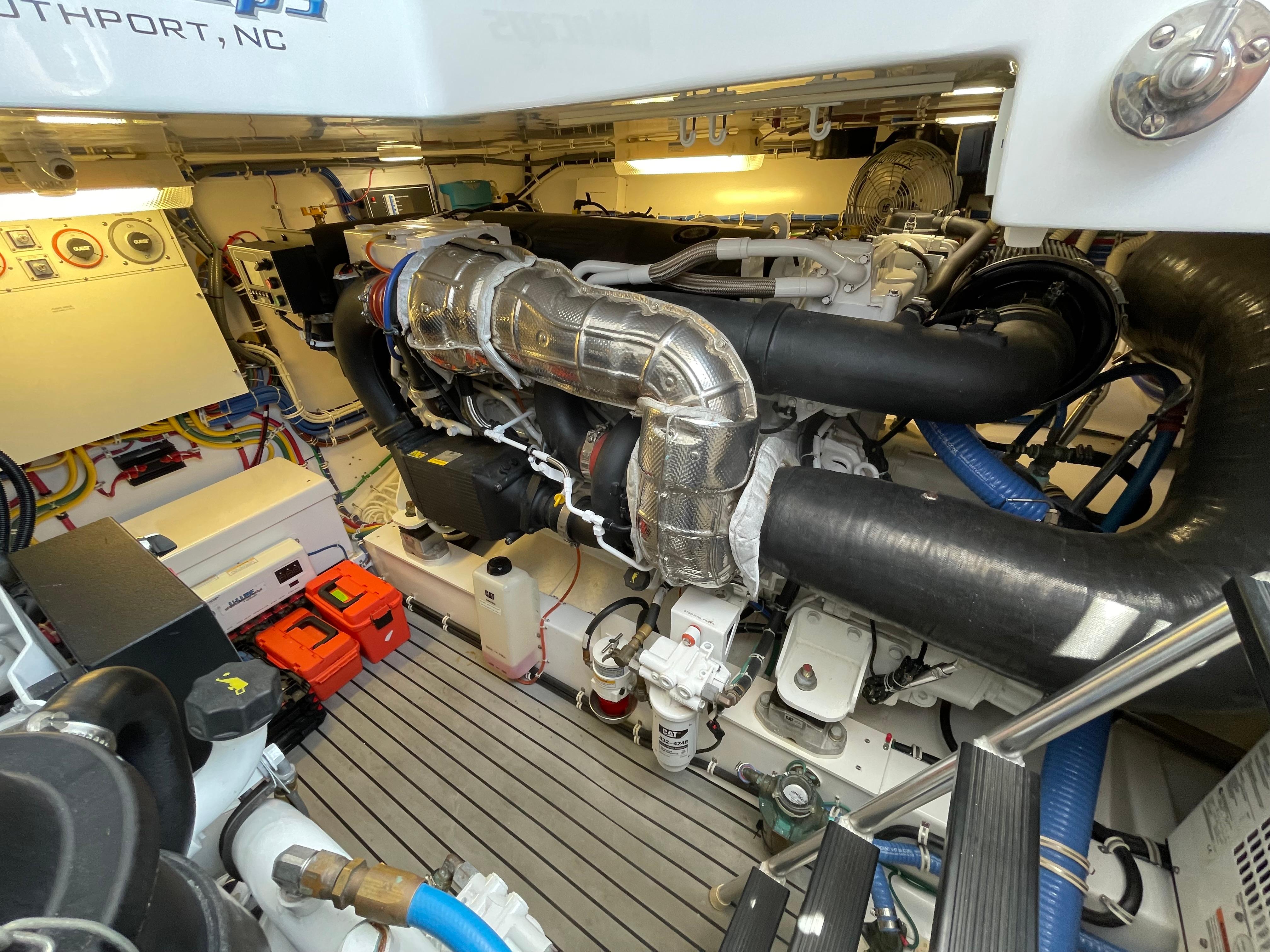 Whitecaps Yacht for Sale | 45 Hatteras Yachts Southport, NC | Denison ...