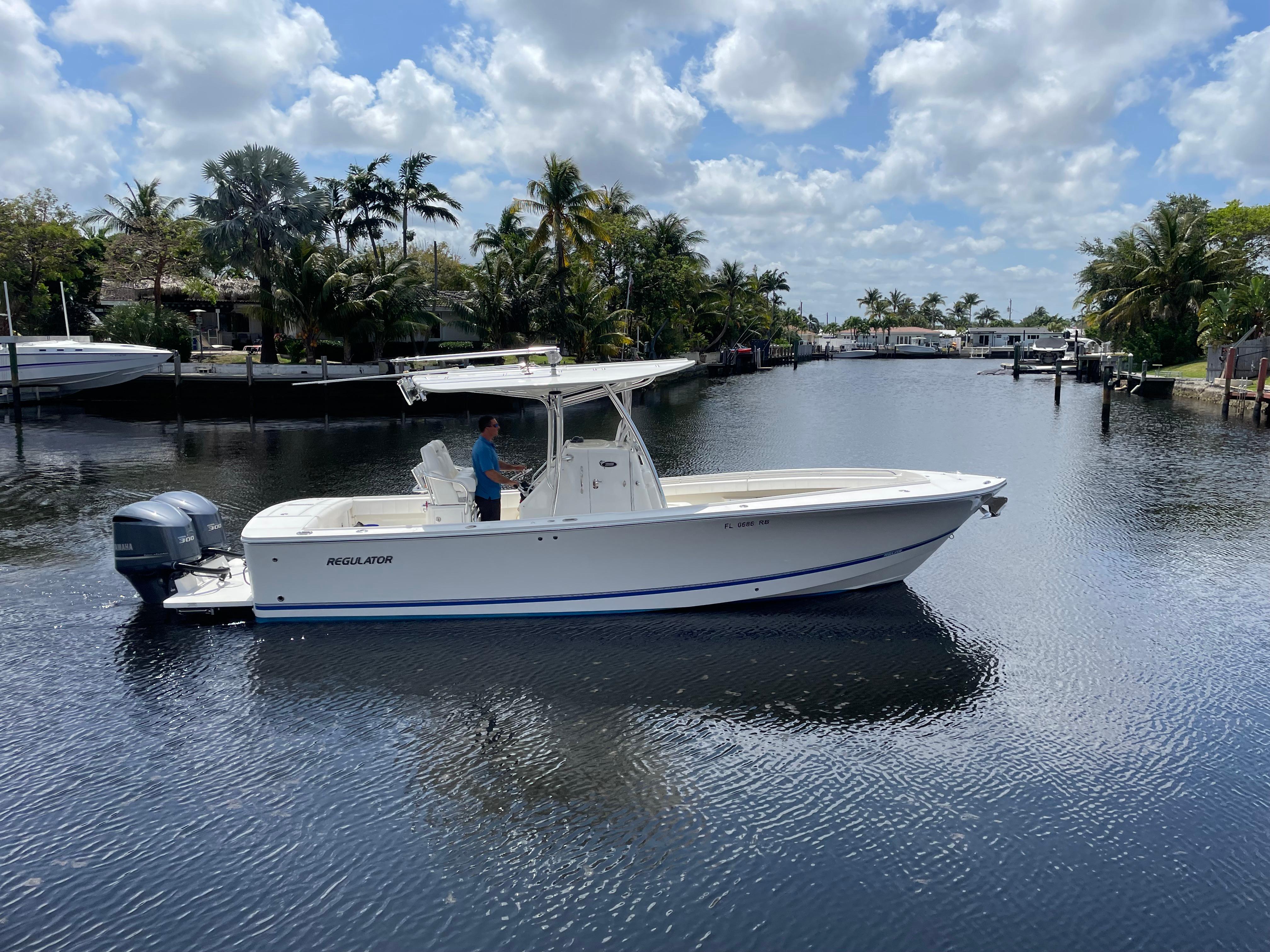 2015 Regulator 28 Forward Seating - South Jersey Yacht Sales