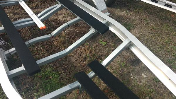 New 2024 LOAD RITE TRAILERS LR-AB26T7300102LTB1 Aluminum Tandem Torsion ...