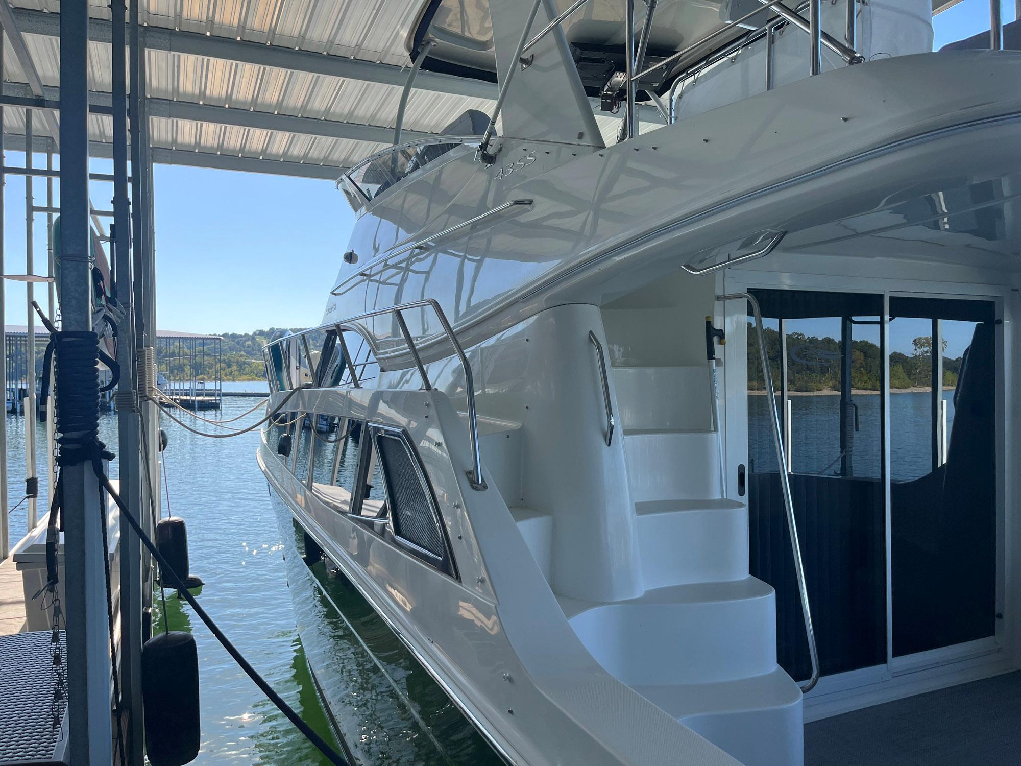 Gambit Yacht for Sale | 43 Carver Yachts Branson, MO | Denison Yacht Sales