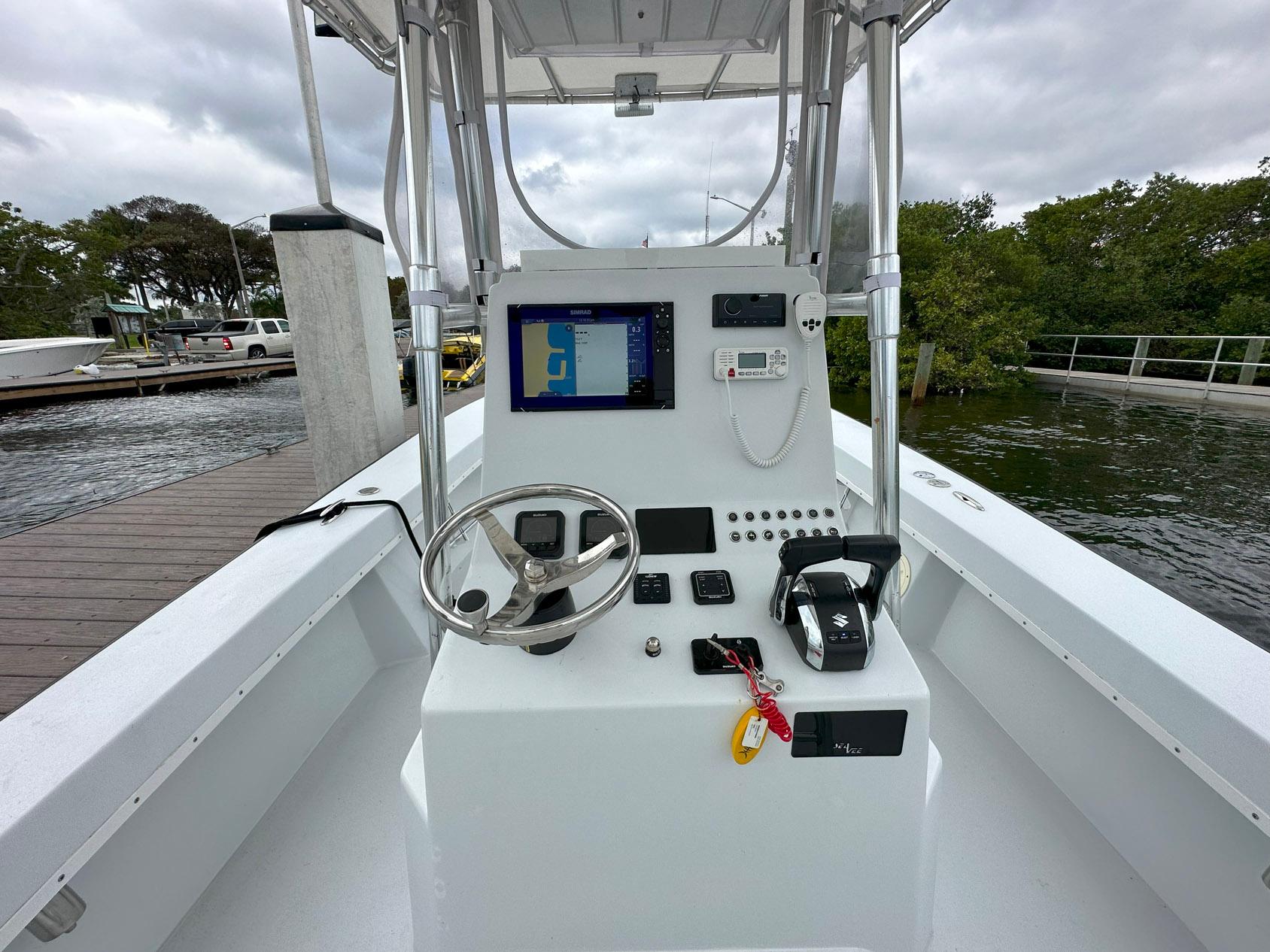 1983 25 SeaVee 25 Center Console RESTORED AND REPOWERED Boats for Sale