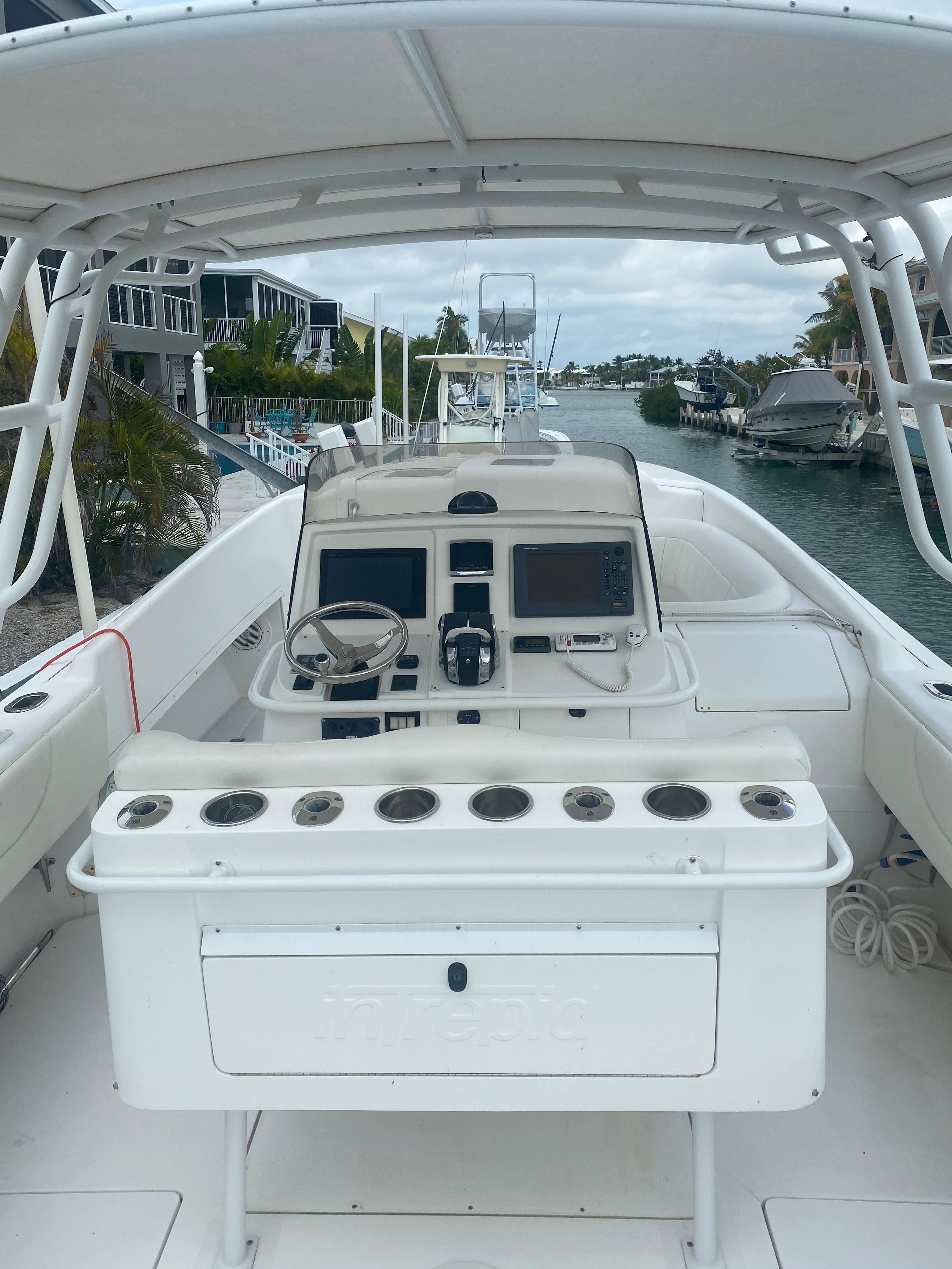 2003 37 Intrepid 377 Walkaround Boats for Sale