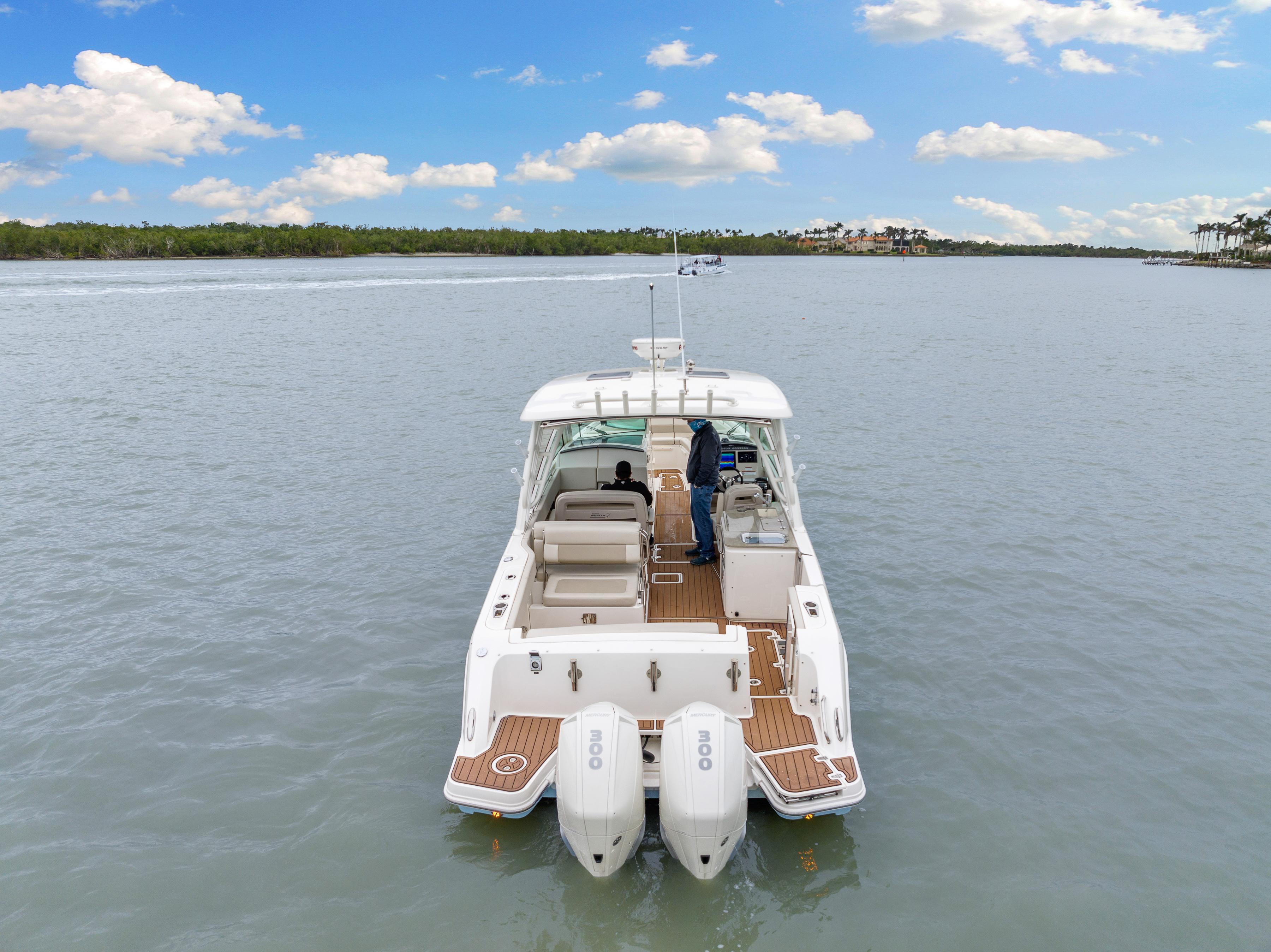 - Boston Whaler 320 Vantage 2021 - Flagler Yachts