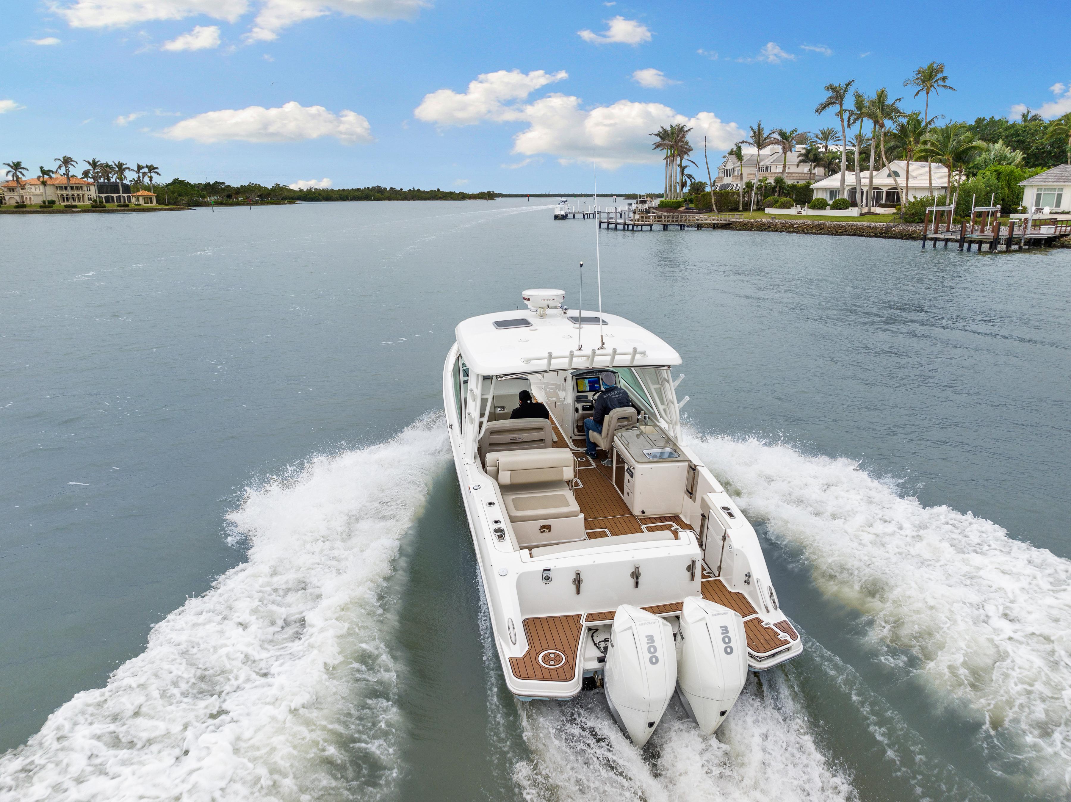 - Boston Whaler 320 Vantage 2021 - Flagler Yachts