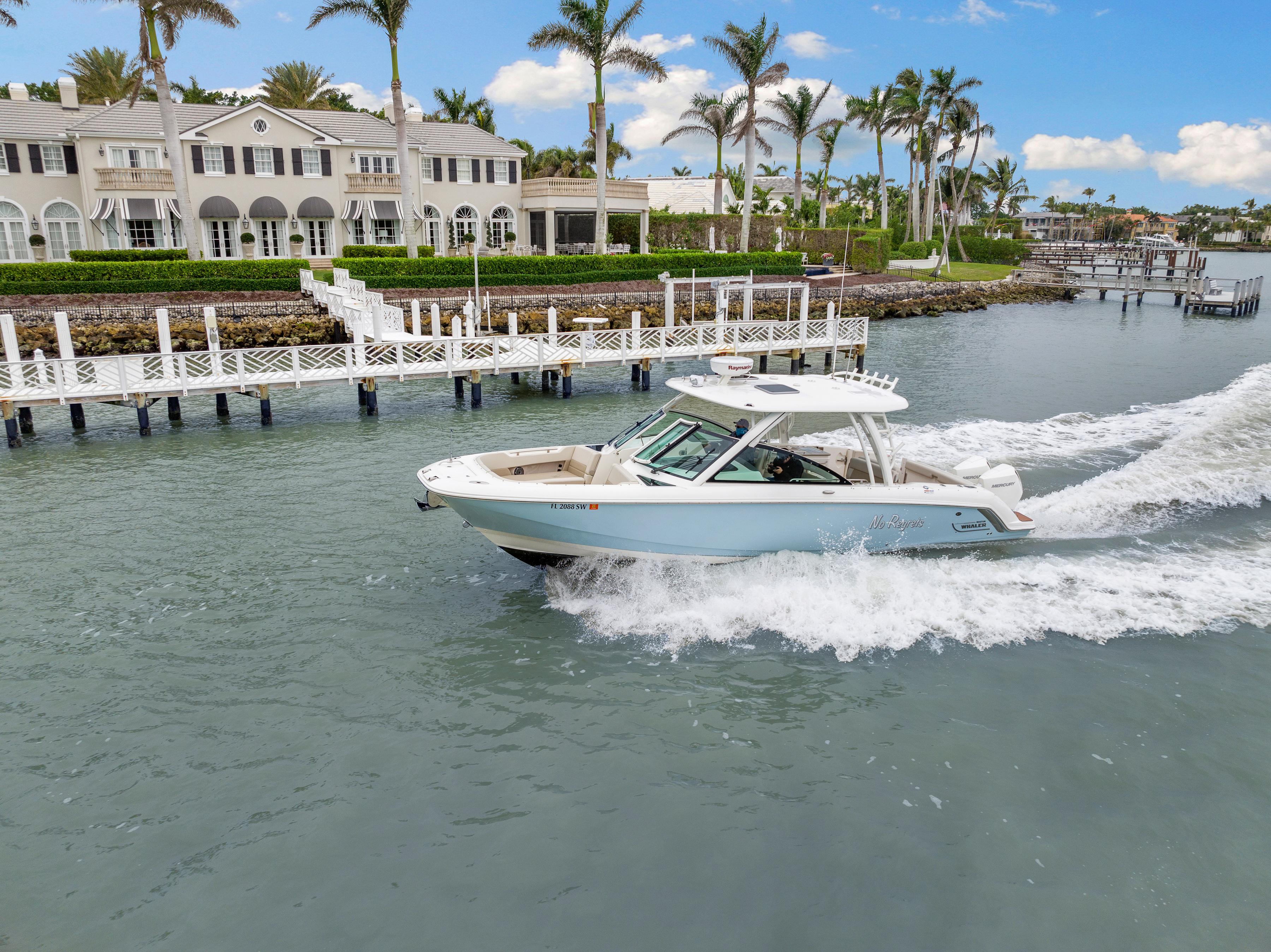 - Boston Whaler 320 Vantage 2021 - Flagler Yachts