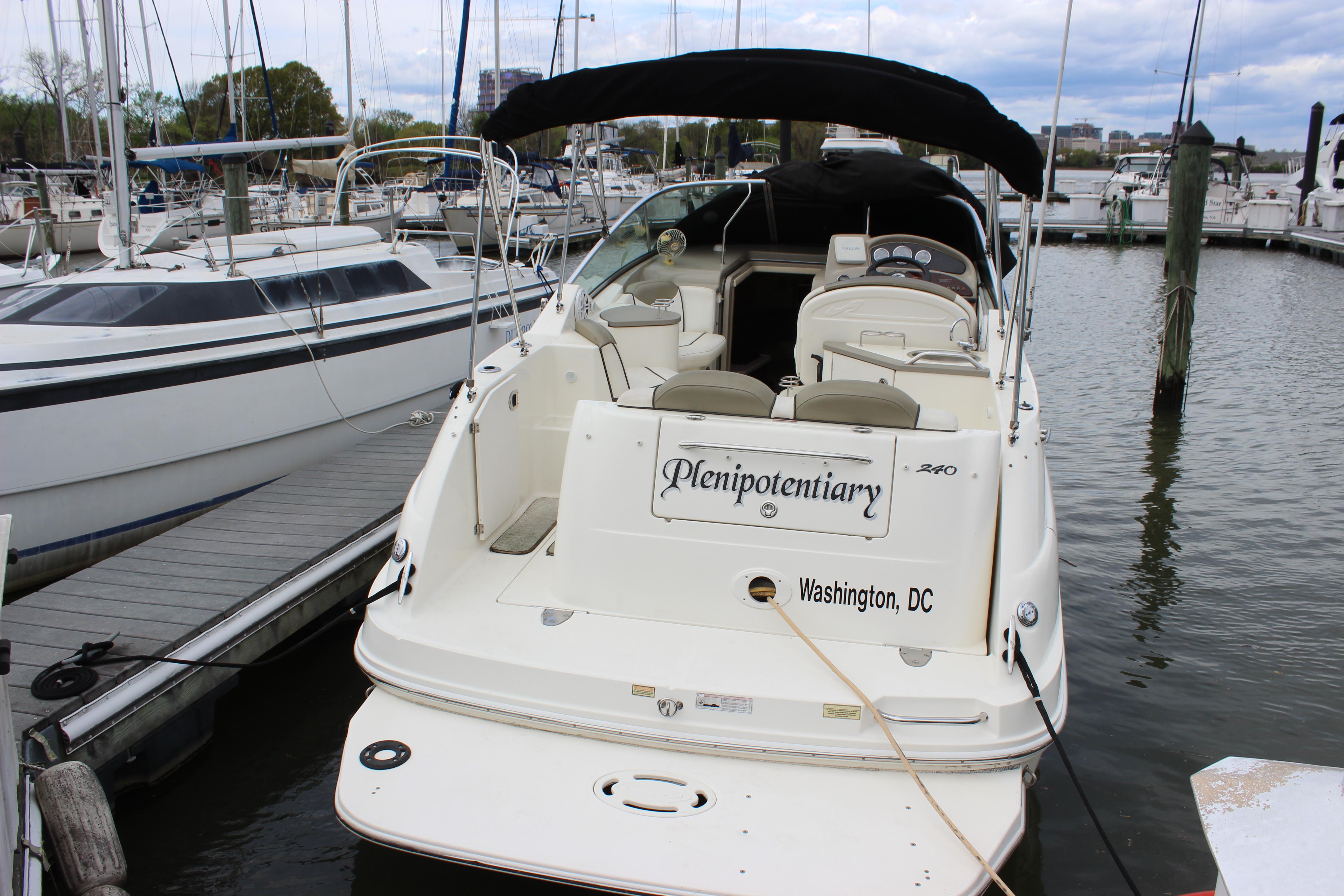 2006 Sea Ray 240 Sundancer | Dominion Yachts