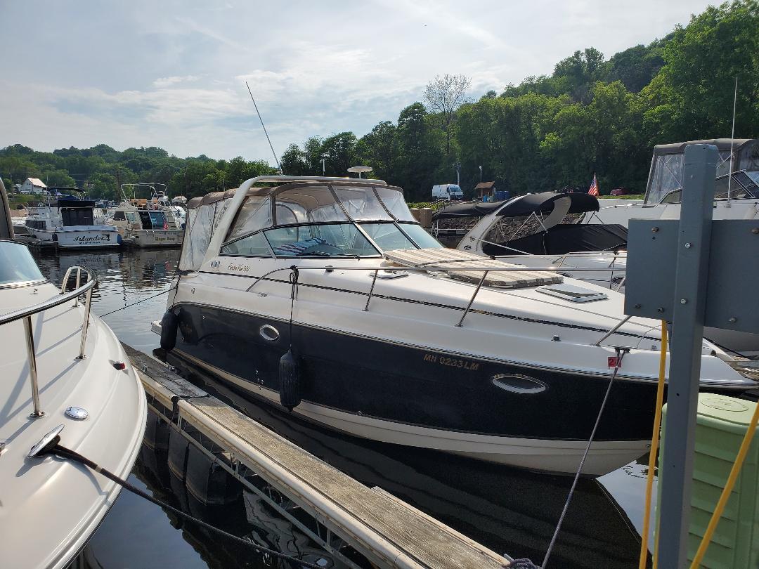 2005 Rinker Fiesta Vee 300 Stillwater, Minnesota - Tetzlaff Yachts