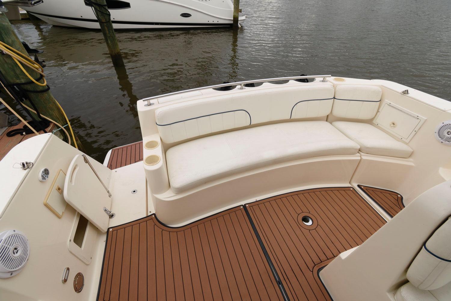 2001 Rinker 310 Fiesta Vee in Grasonville, MD | Knot 10
