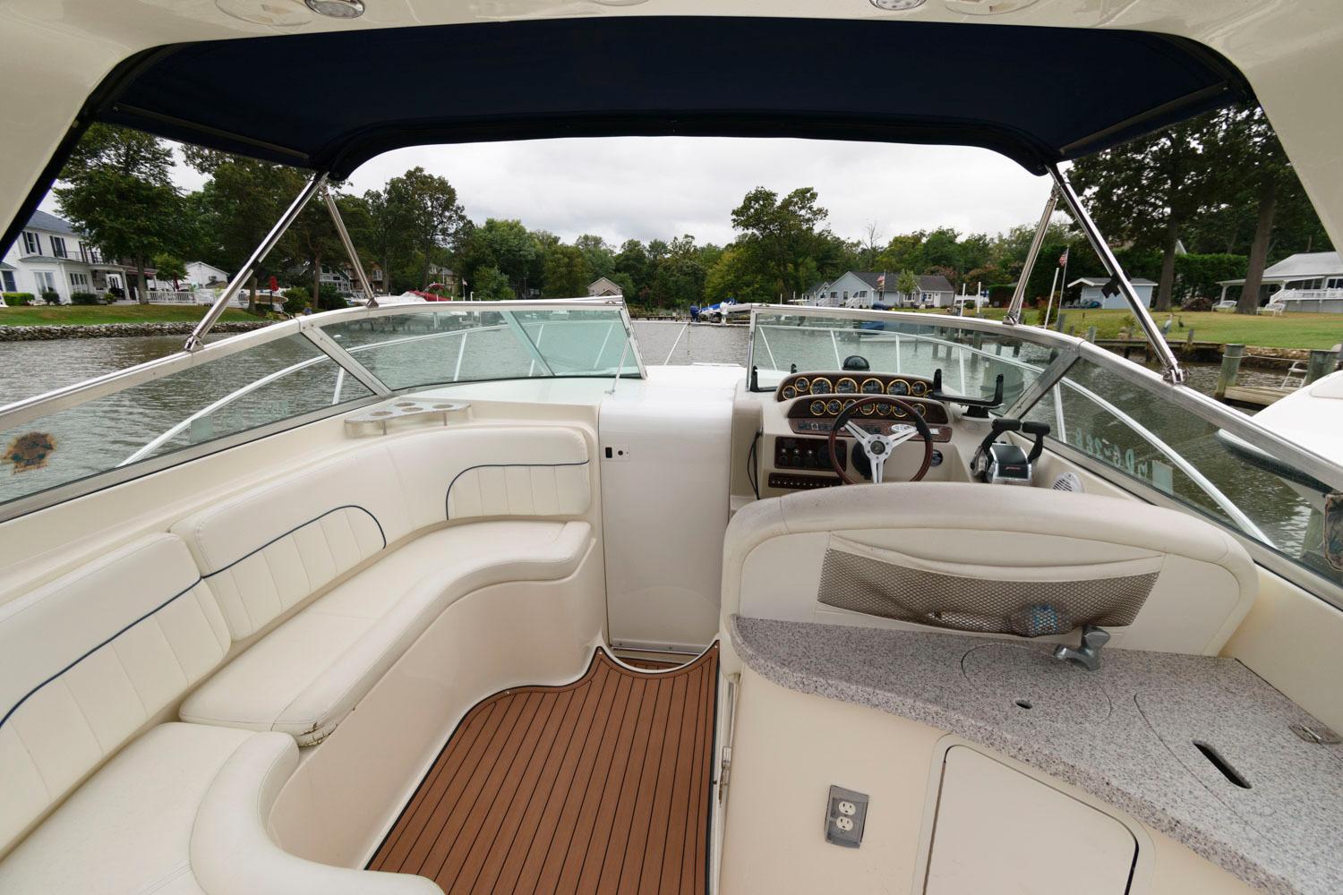 2001 Rinker 310 Fiesta Vee in Grasonville, MD | Knot 10
