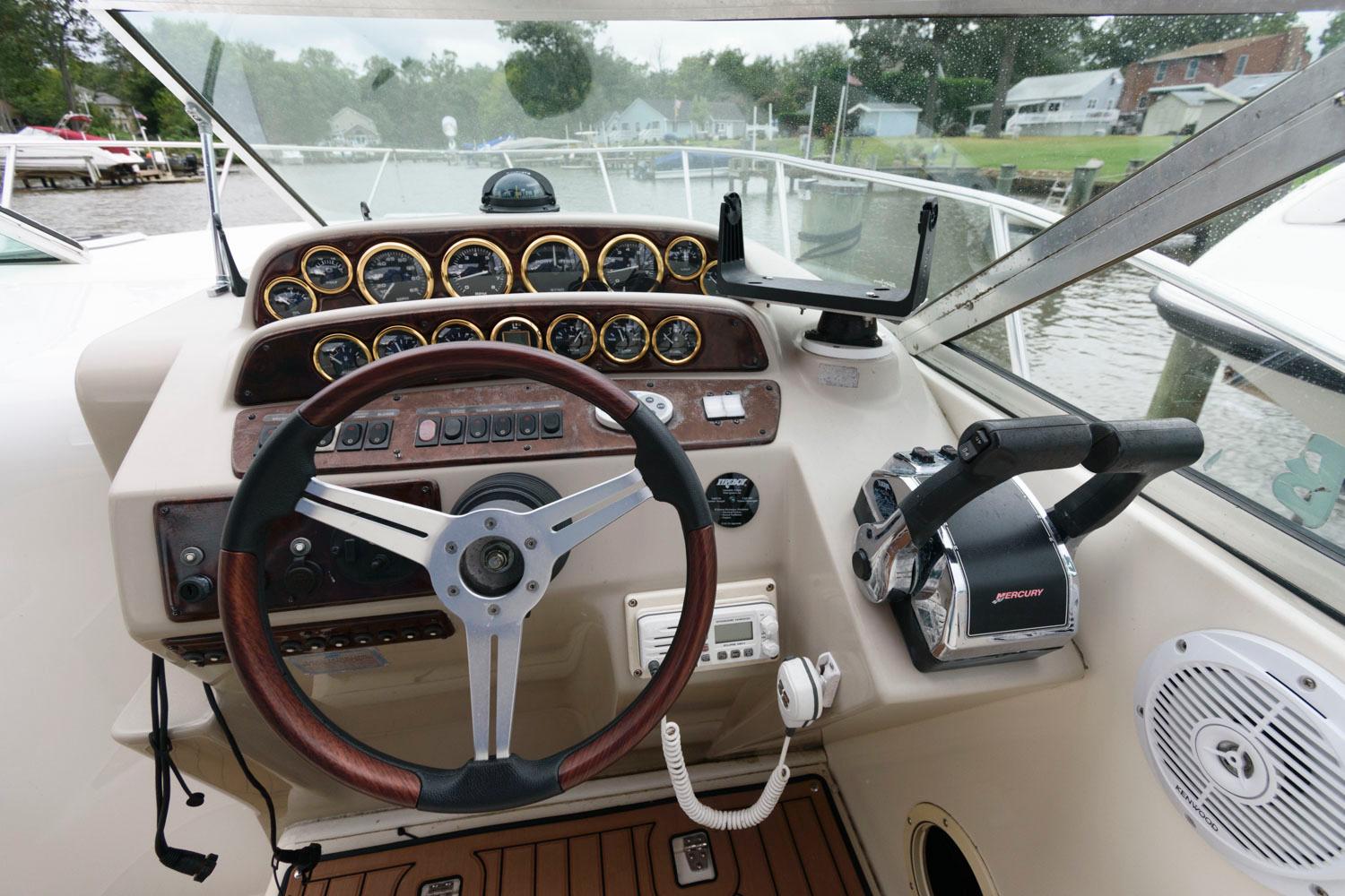 2001 Rinker 310 Fiesta Vee in Grasonville, MD | Knot 10