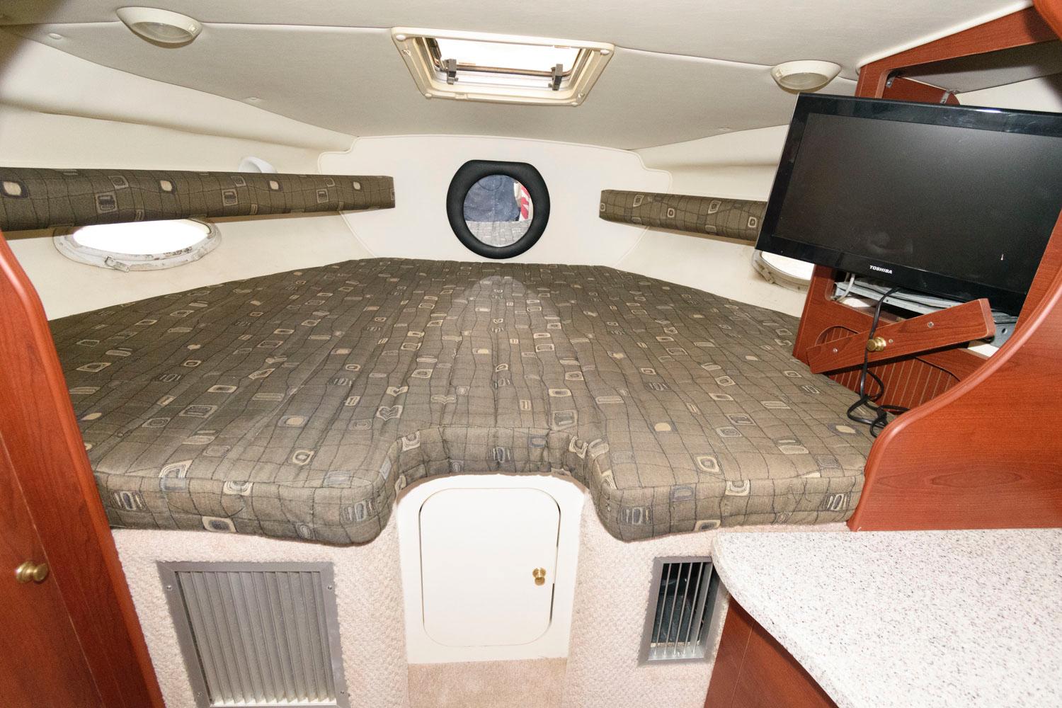 2001 Rinker 310 Fiesta Vee in Grasonville, MD | Knot 10