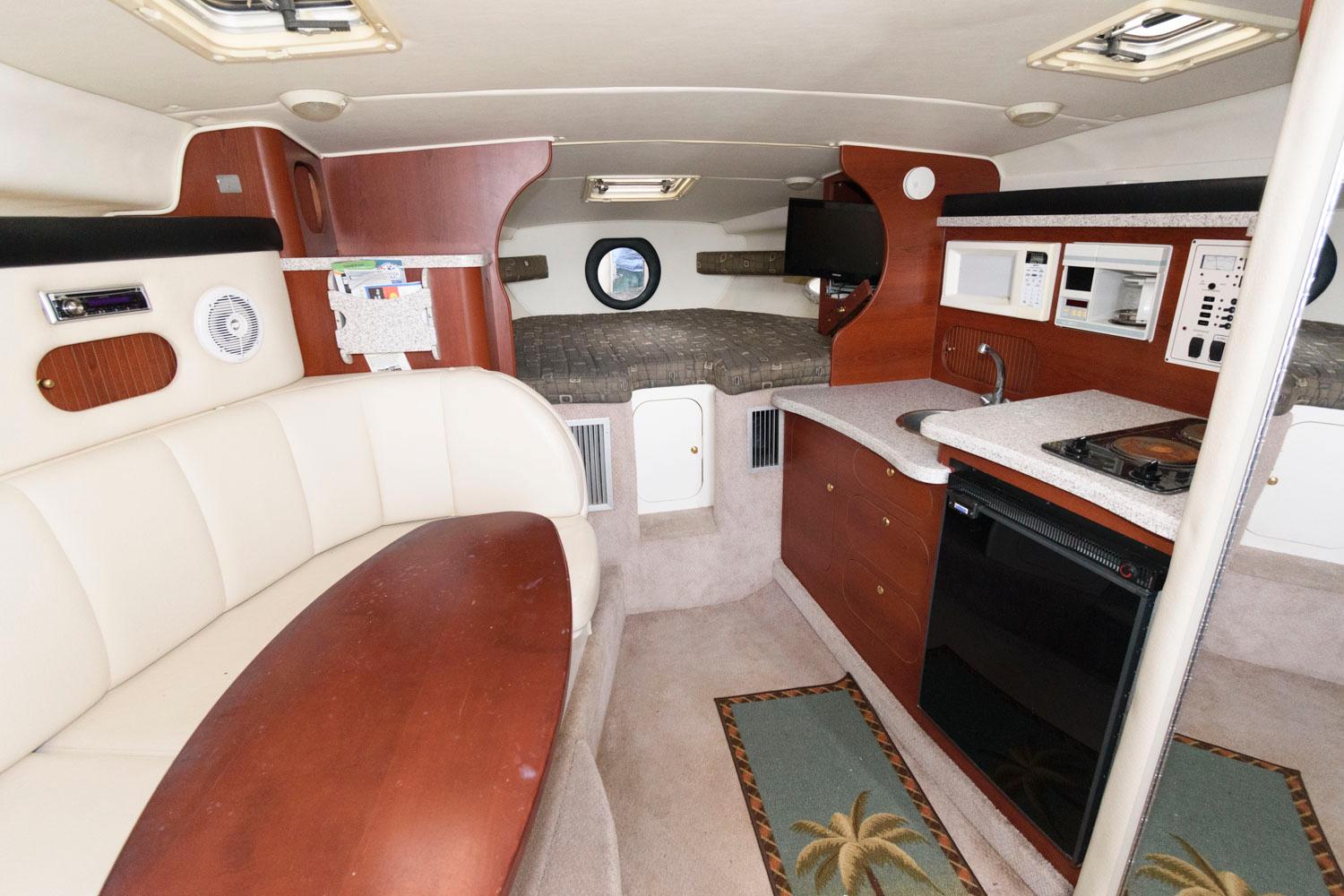 2001 Rinker 310 Fiesta Vee in Grasonville, MD | Knot 10