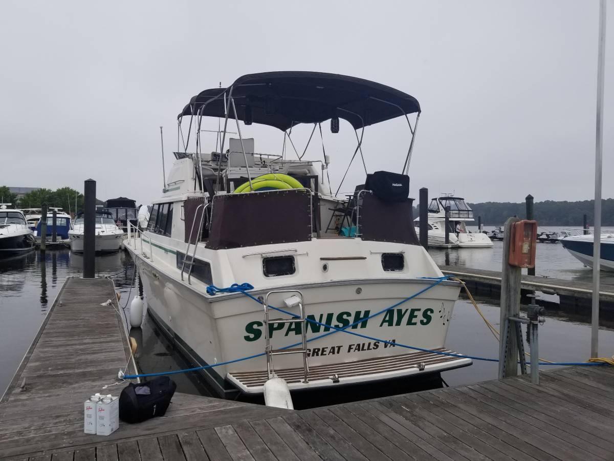1983 Silverton 40 Aft Cabin | Dominion Yachts