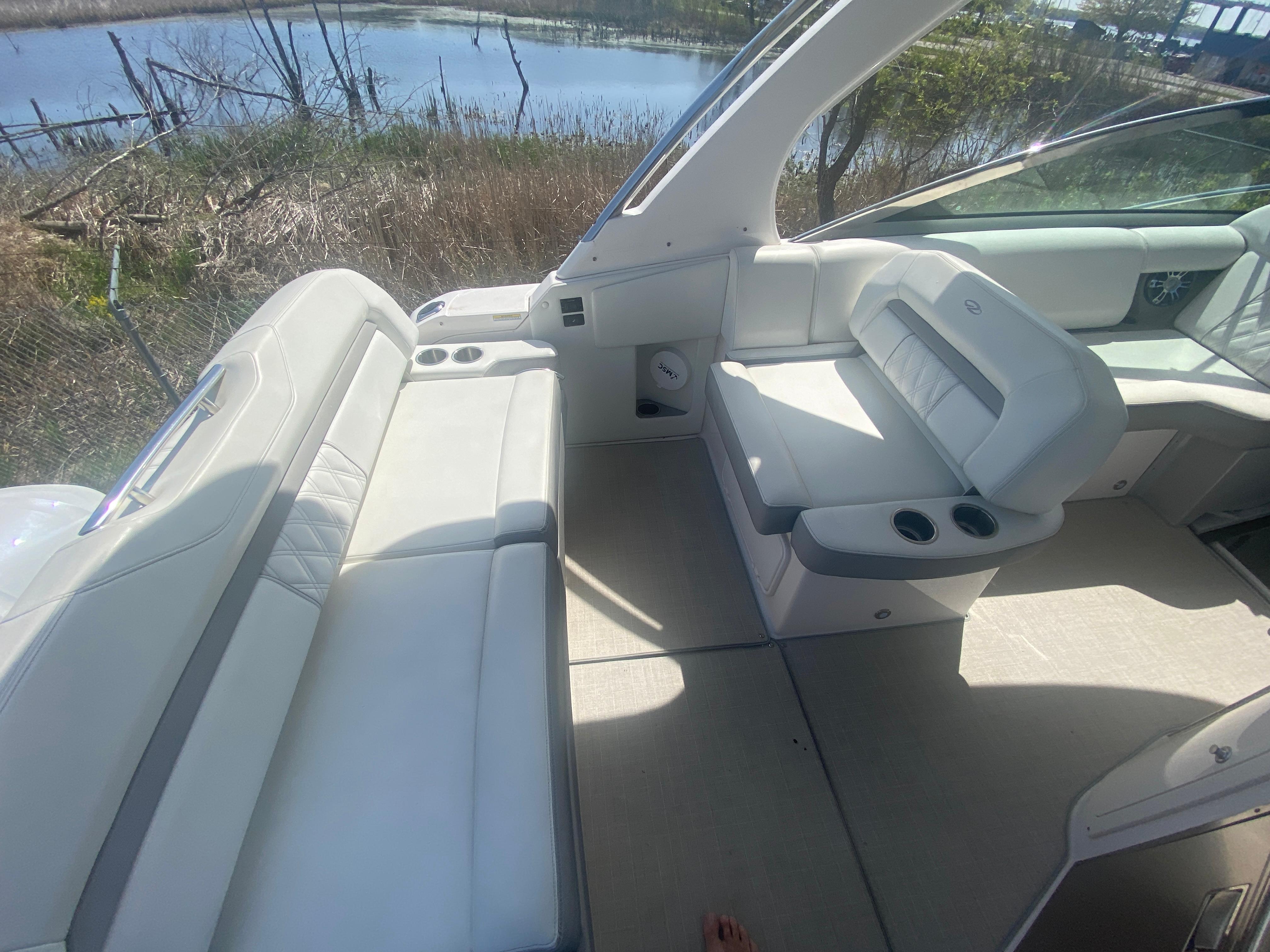 2020 33 Regal 33 XO Boats for Sale