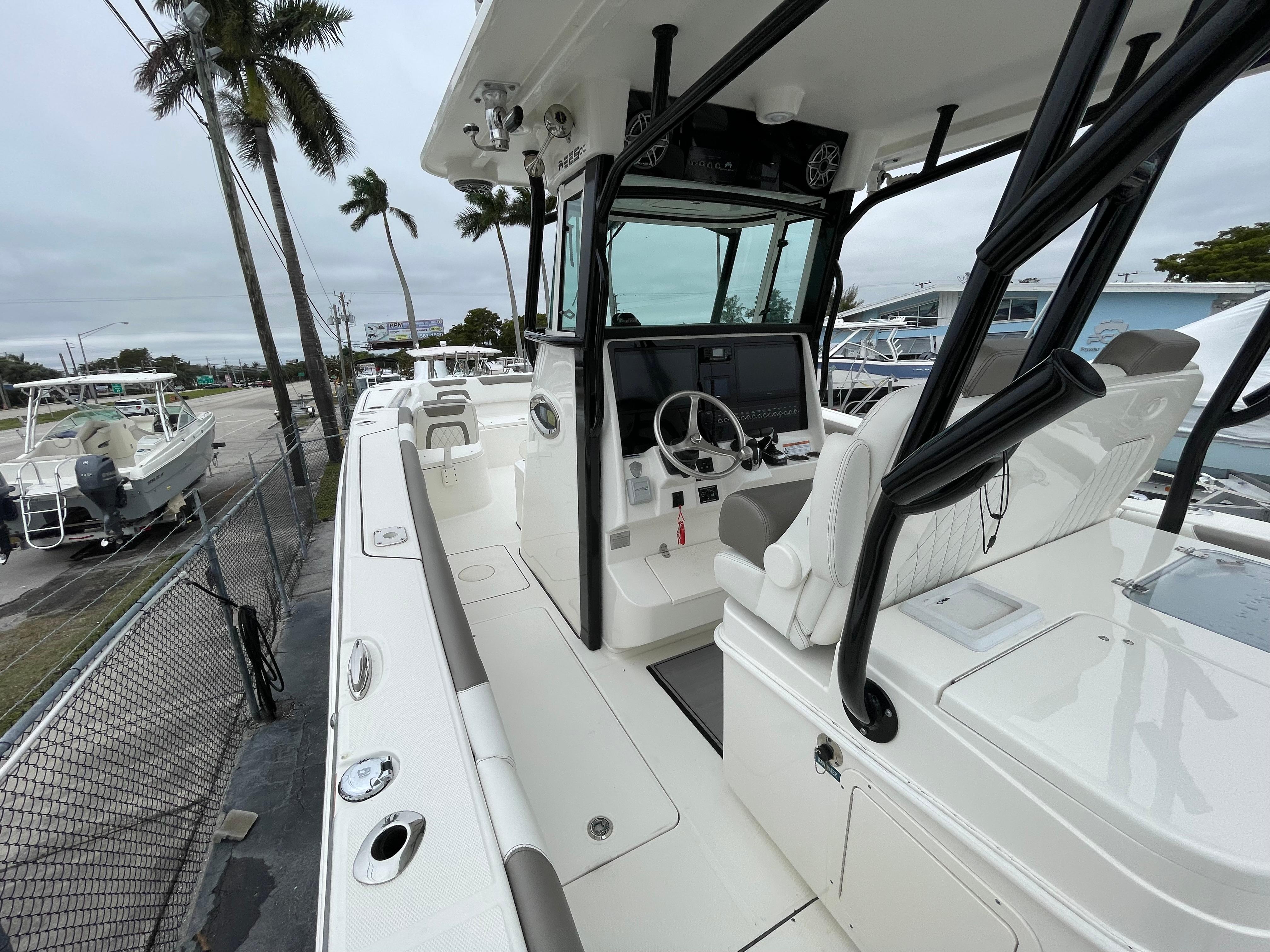 Pcm Deboo 32cc Trade In Laud Yacht for Sale | 32 World Cat Yachts Fort ...