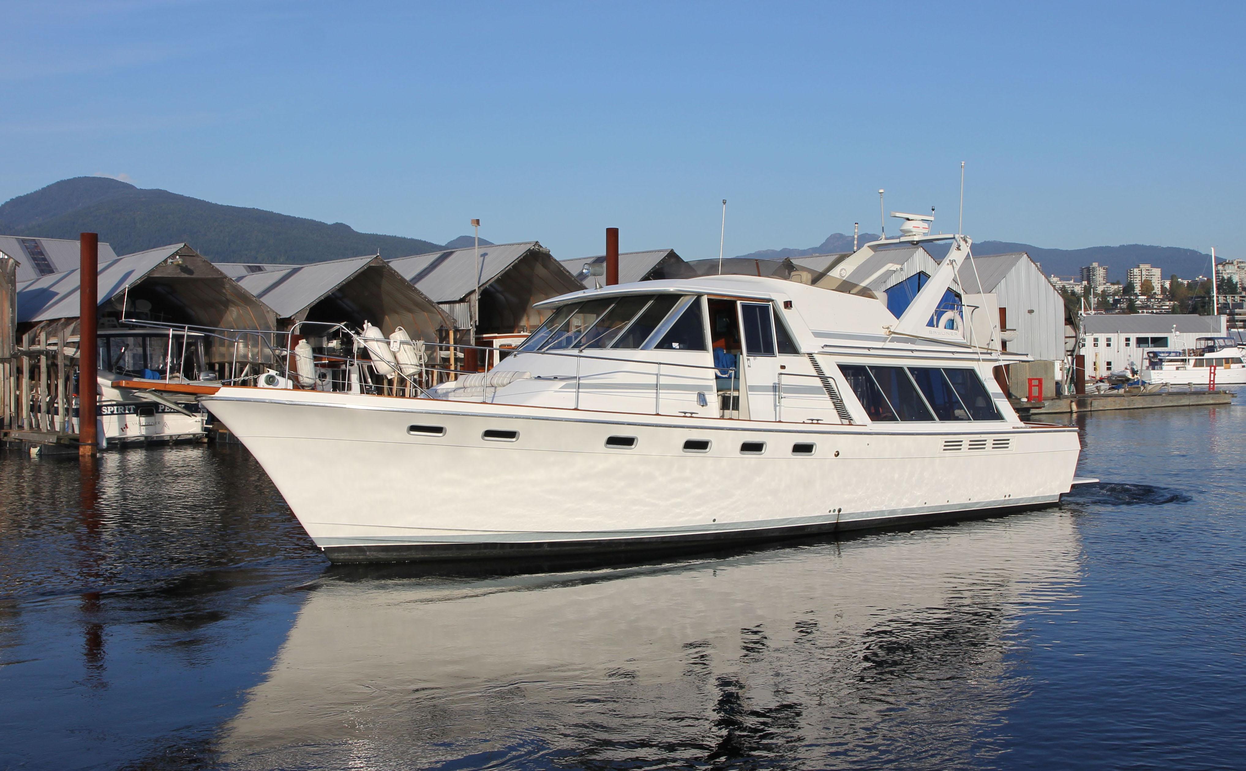 Bayliner 4588 Motoryacht 1989 in Vancouver, BC | Offered by Grand Yachts
