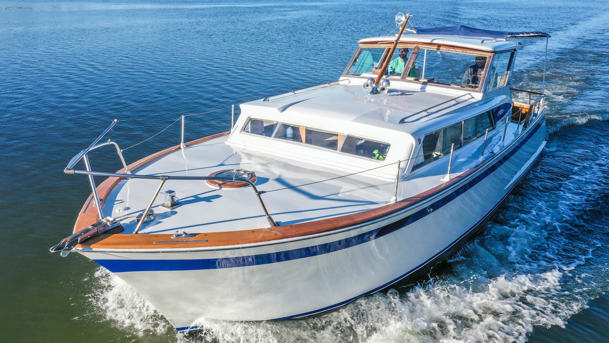 1964 Chris-Craft 36 Roamer | Yachts360