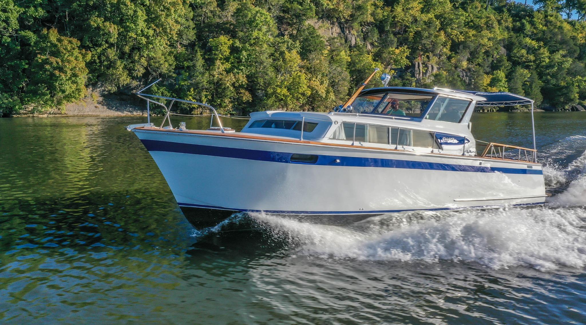 1964 Chris-Craft 36 Roamer | Yachts360