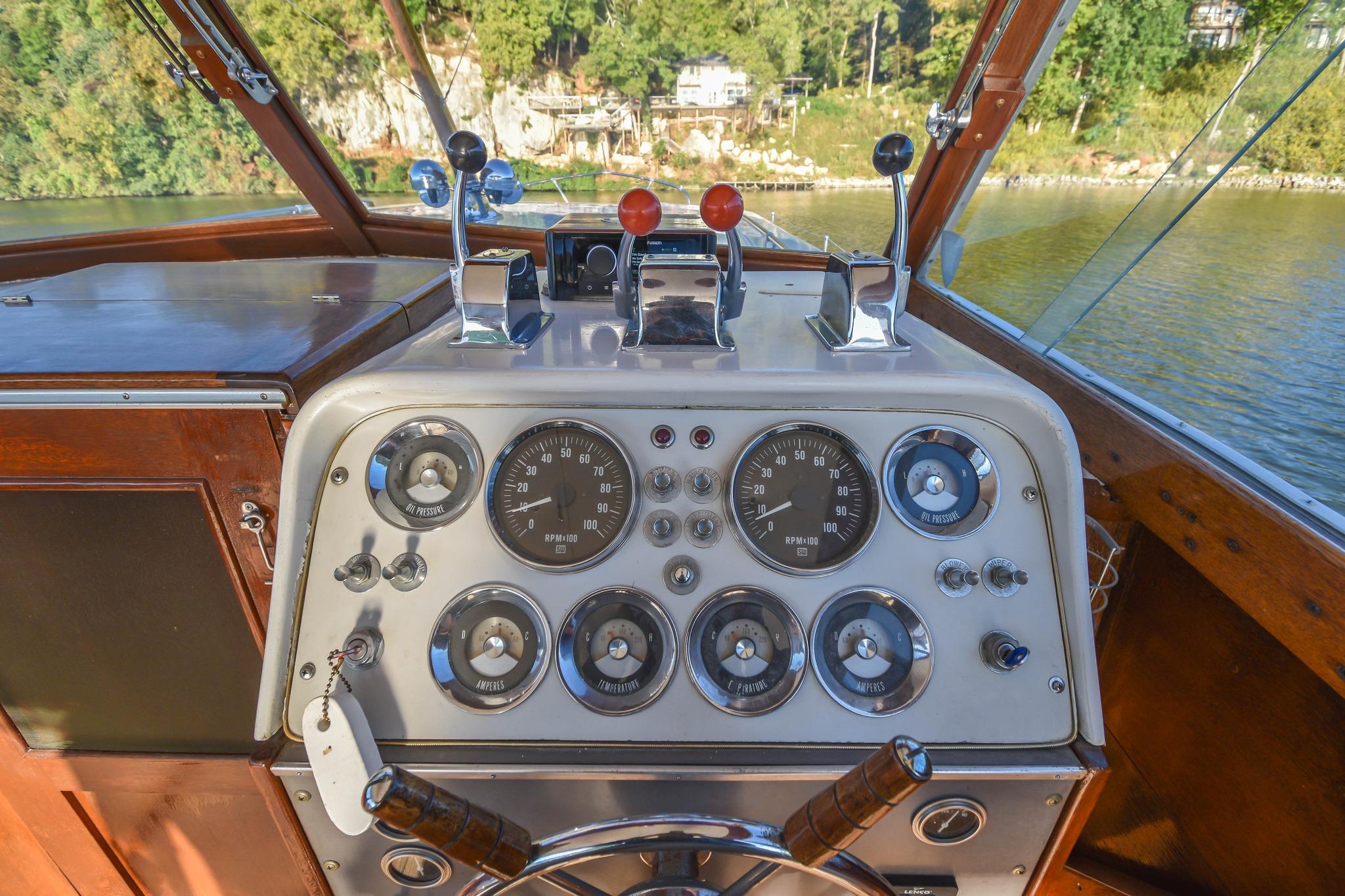 1964 Chris-Craft 36 Roamer | Yachts360