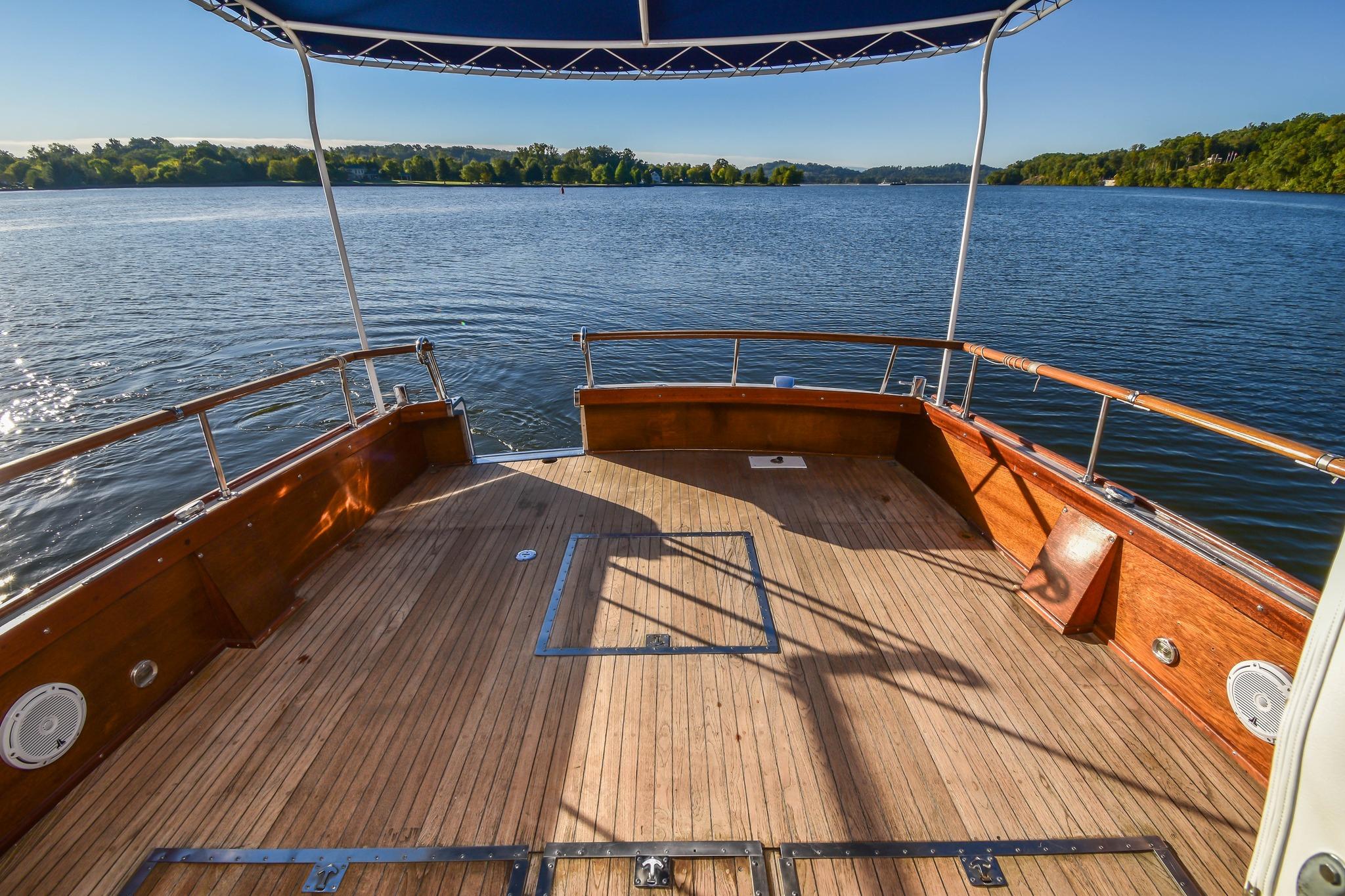 1964 Chris-Craft 36 Roamer | Yachts360