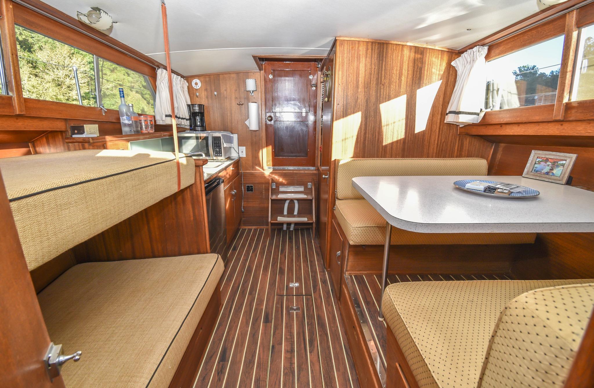 1964 Chris-Craft 36 Roamer | Yachts360