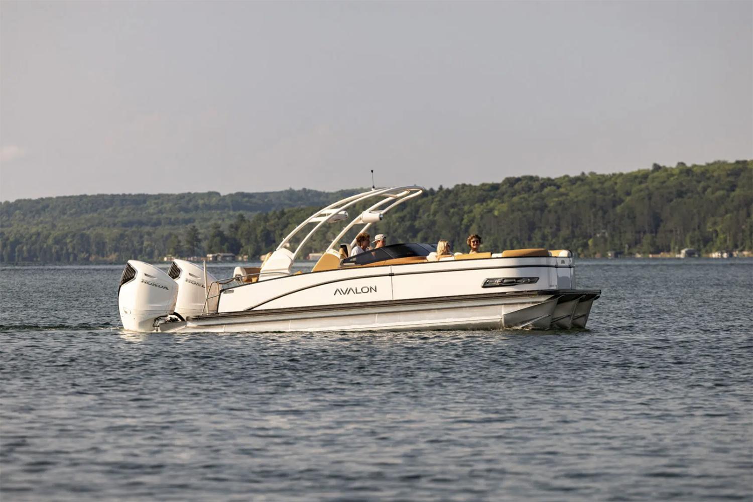 2025 Avalon Catalina Cruise Rear Bench Windshield - Hanks Boats