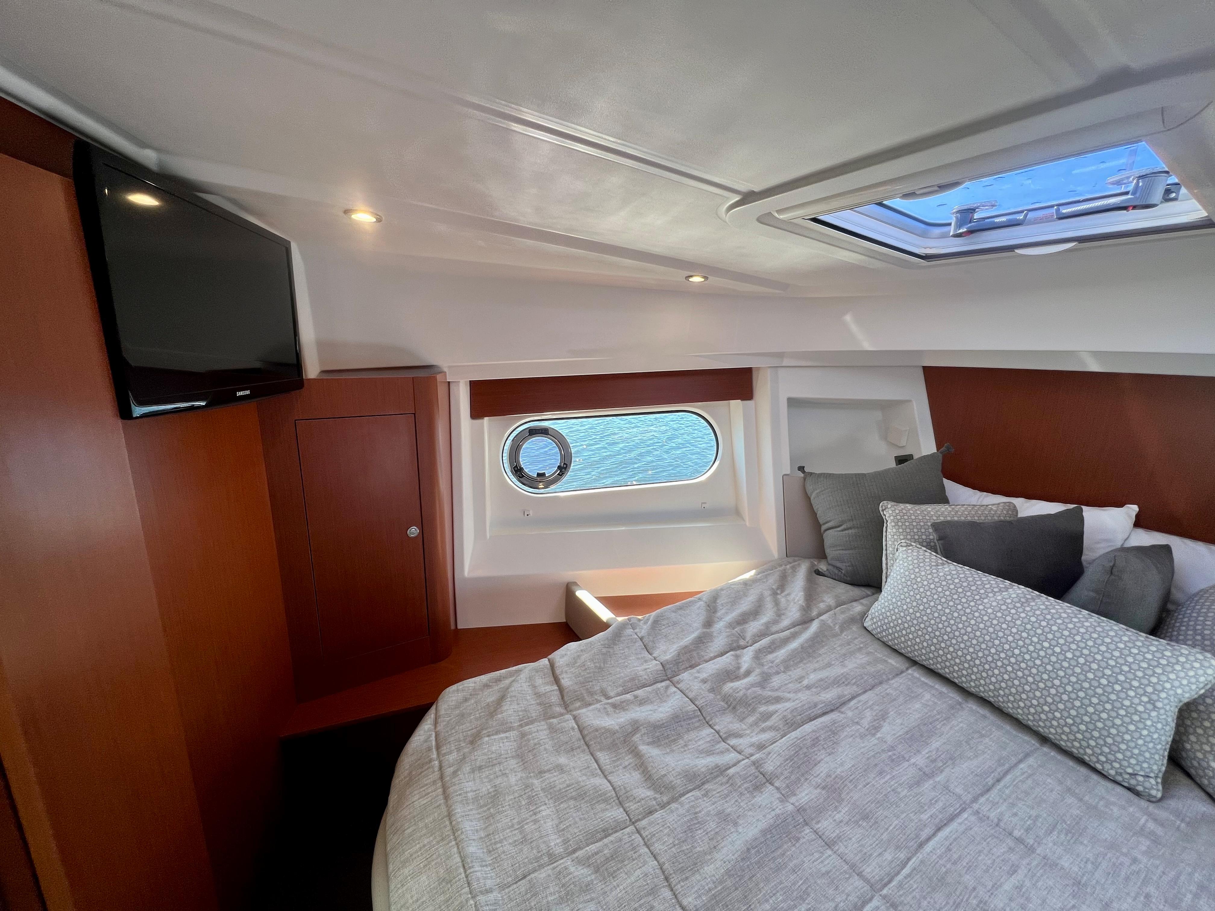 Yacht for Sale | 33 Beneteau Yachts Niceville, FL | Denison Yacht Sales