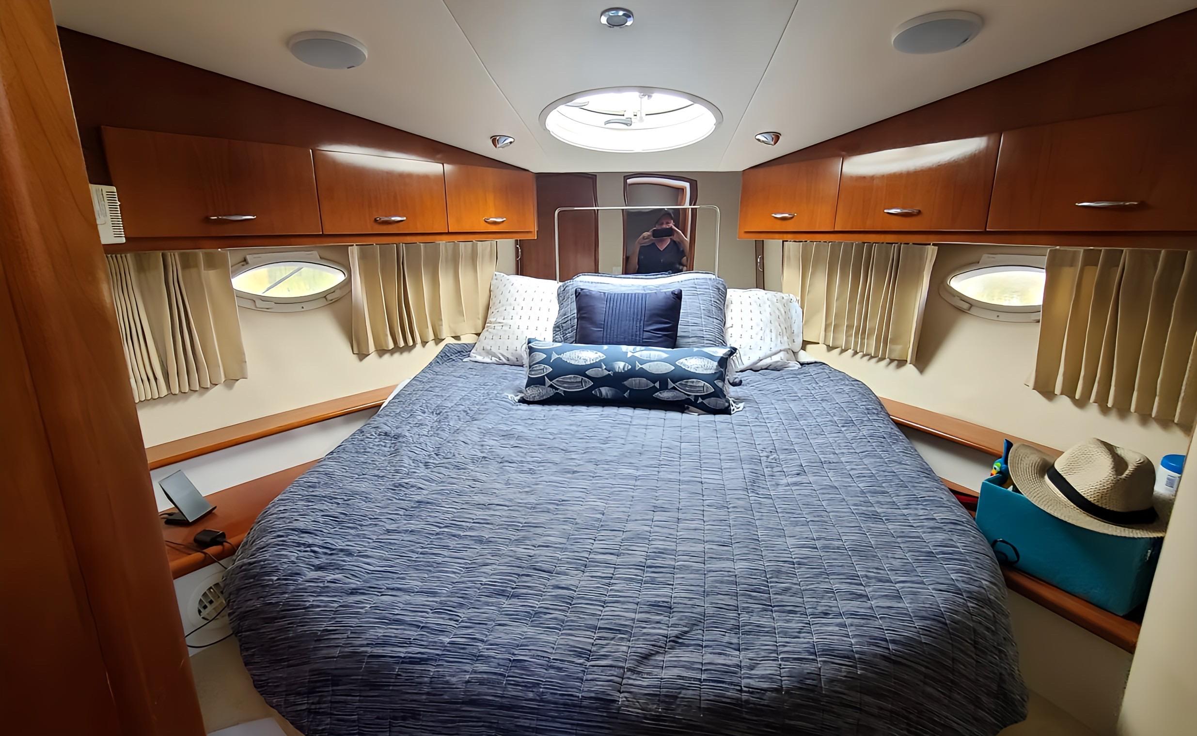 2003 Carver 360 Sport Sedan - South Jersey Yacht Sales