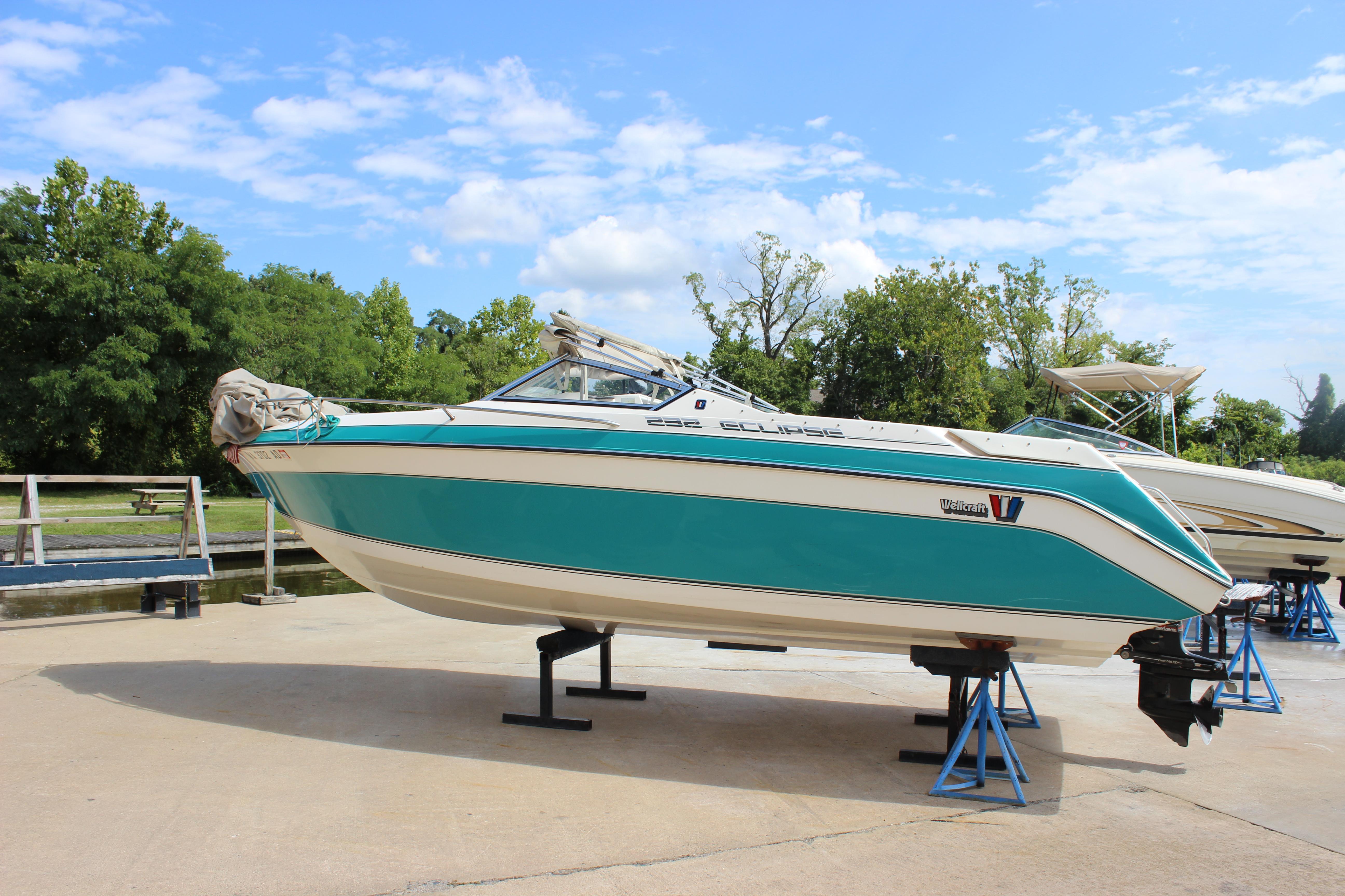 1991 Wellcraft 236 Eclipse | Dominion Yachts