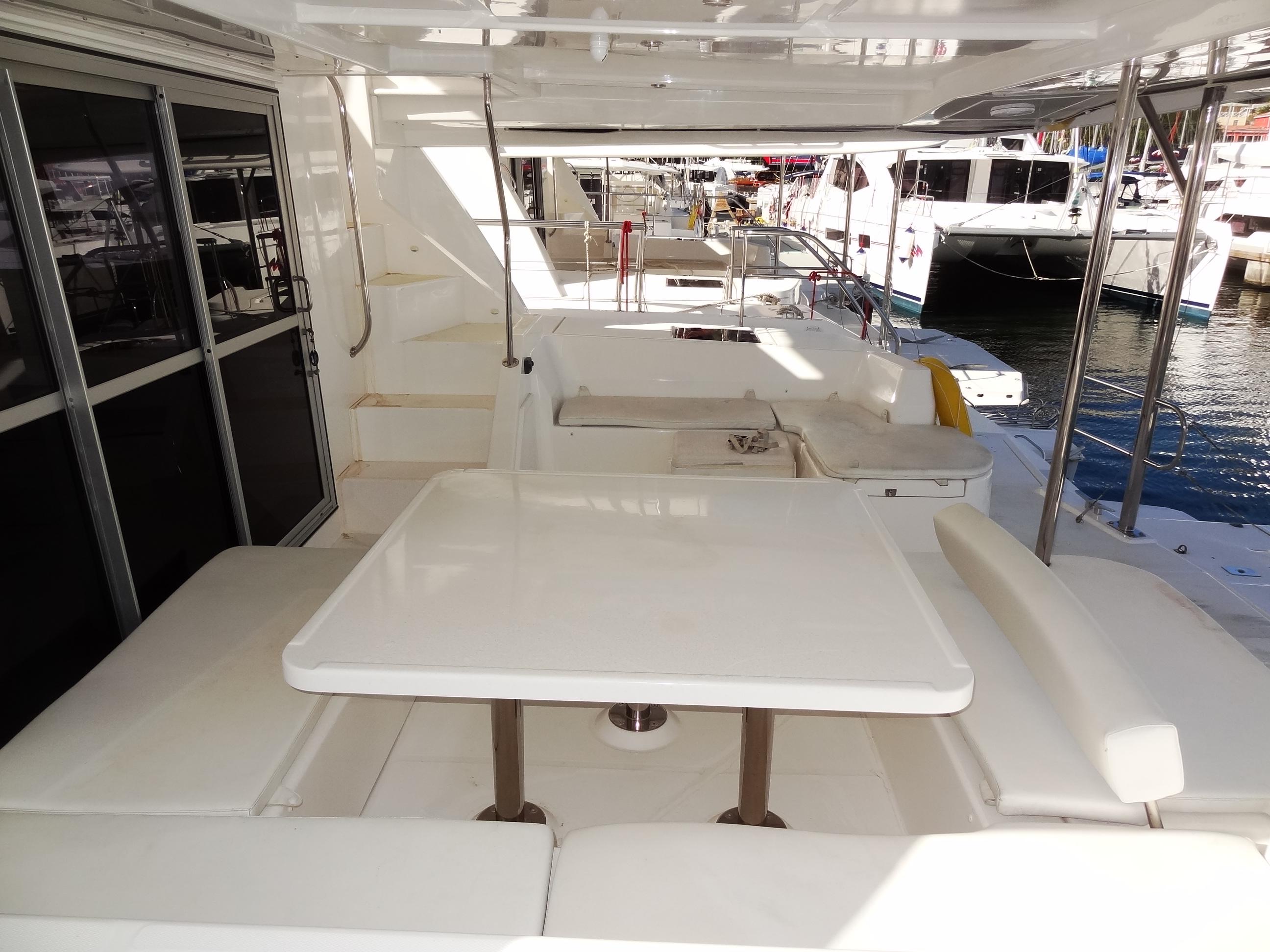 Leopard 51 Powercat Power Catamaran for sale | The Moorings Yacht Brokerage