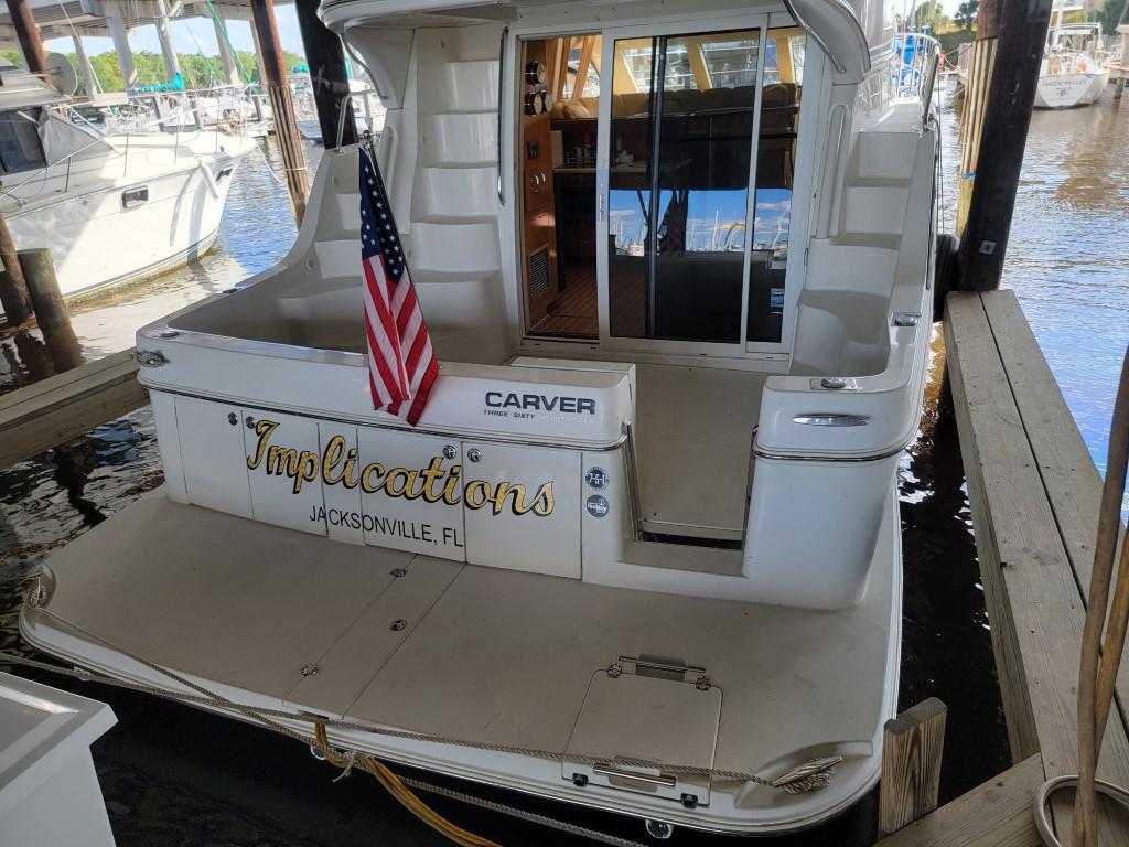 2003 Carver 360 Sport Sedan | Yachts360