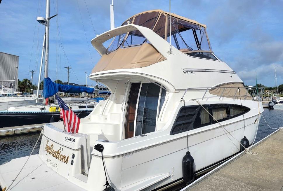 2003 Carver 360 Sport Sedan | Yachts360