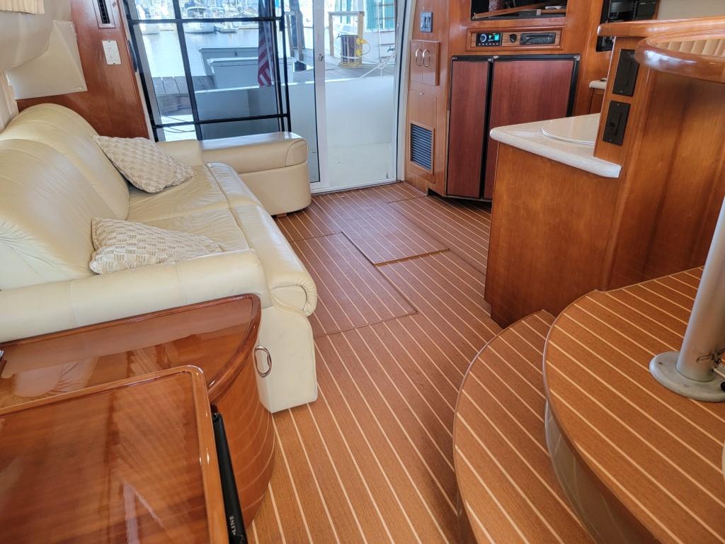2003 Carver 360 Sport Sedan | Yachts360