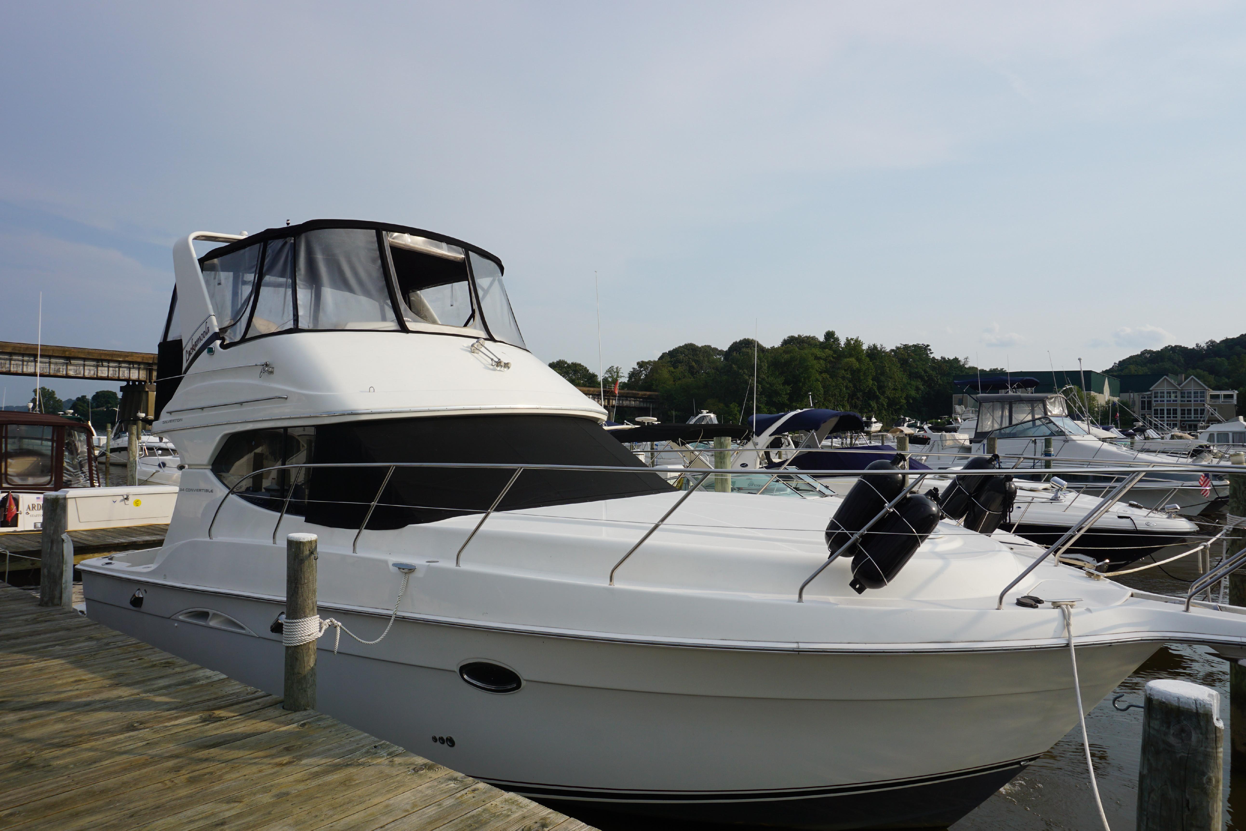 2005 Silverton 34 Convertible | Dominion Yachts
