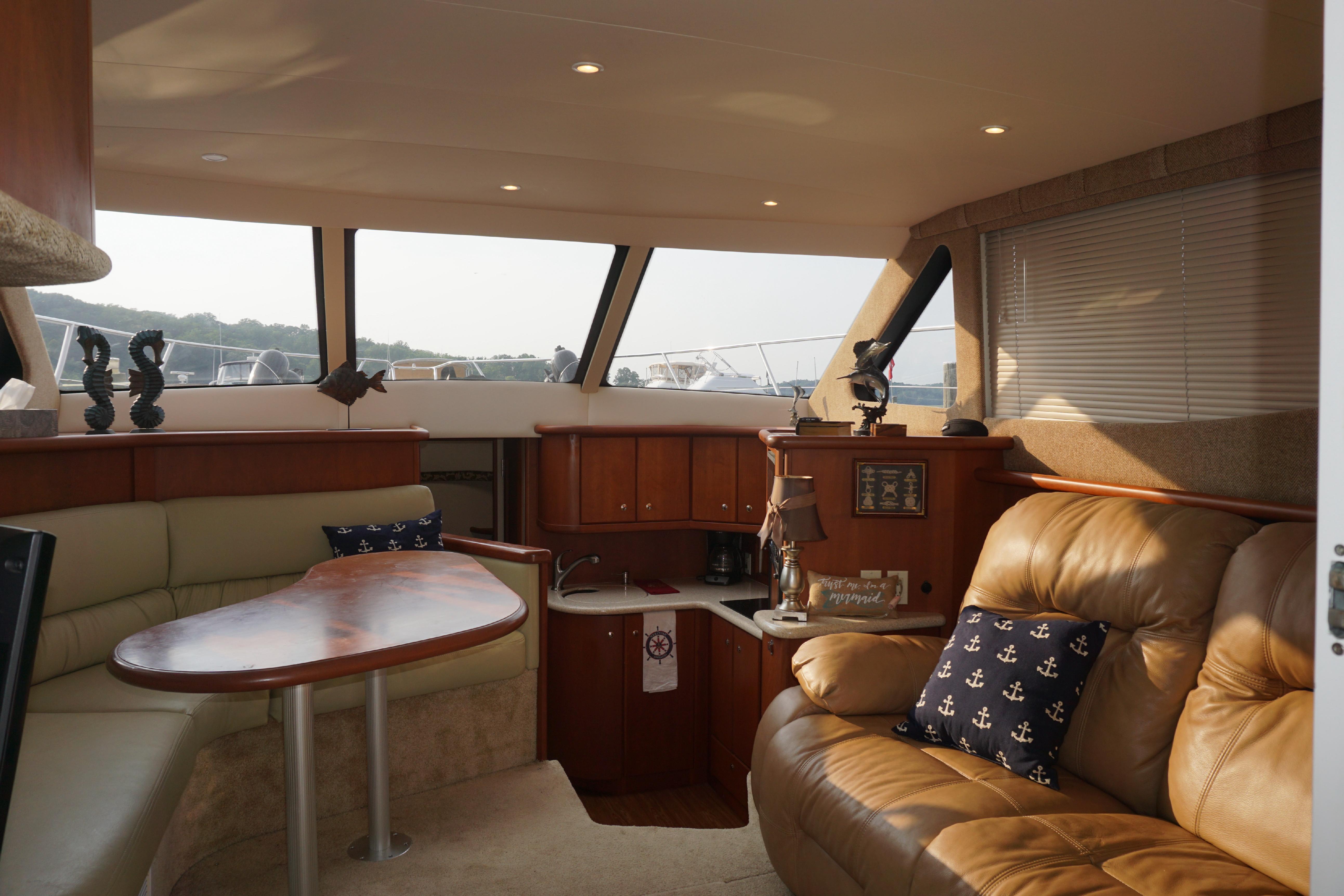 2005 Silverton 34 Convertible | Dominion Yachts